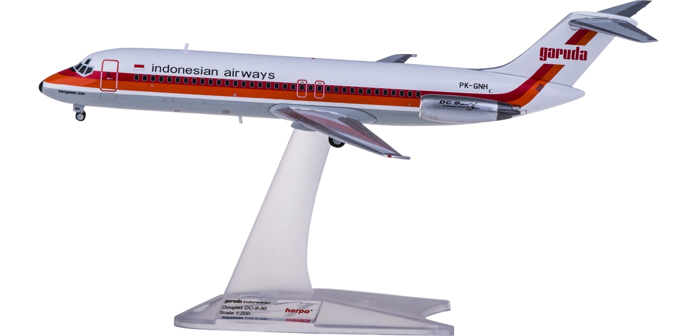 570695 Garuda Indonesia 印度尼西亚鹰航 McDonnell Douglas DC-9-30 PK-GNH ...