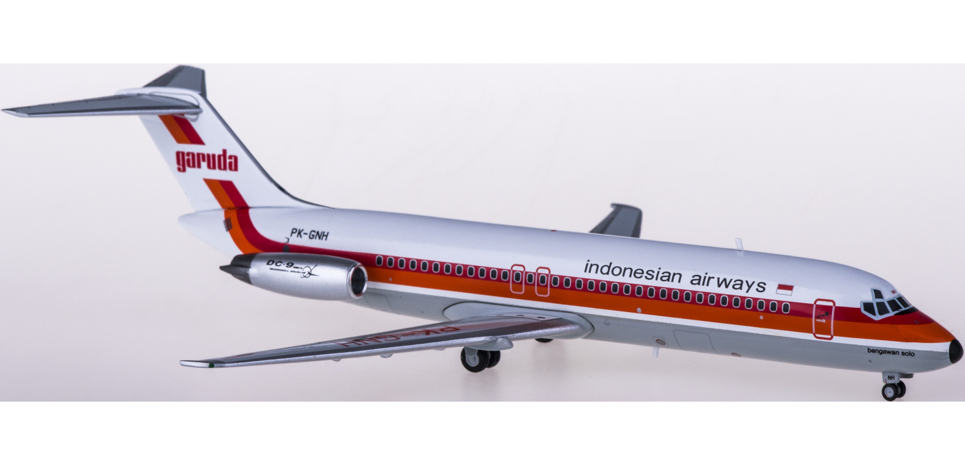 570695 Garuda Indonesia 印度尼西亚鹰航 McDonnell Douglas DC-9-30 PK-GNH ...
