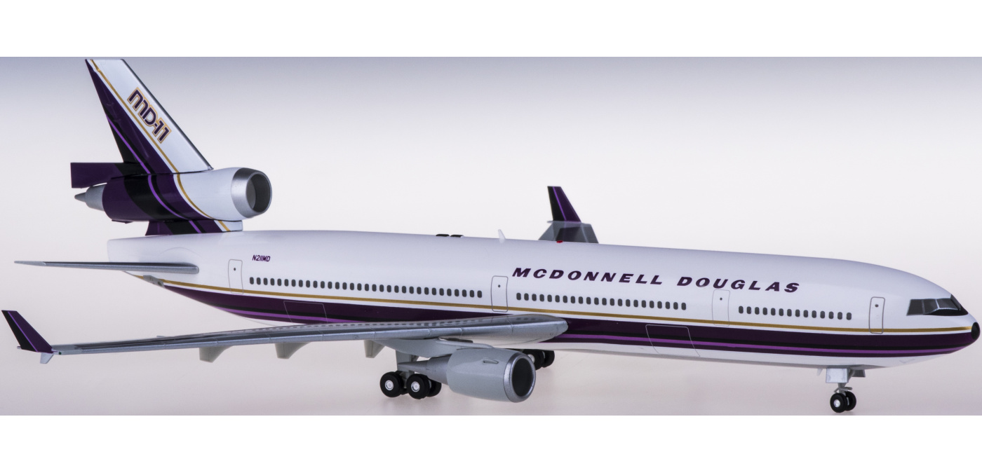 HG11632GR Thai Airways 泰国国际航空 McDonnell Douglas MD-11 N211MD Hogan 1: ...