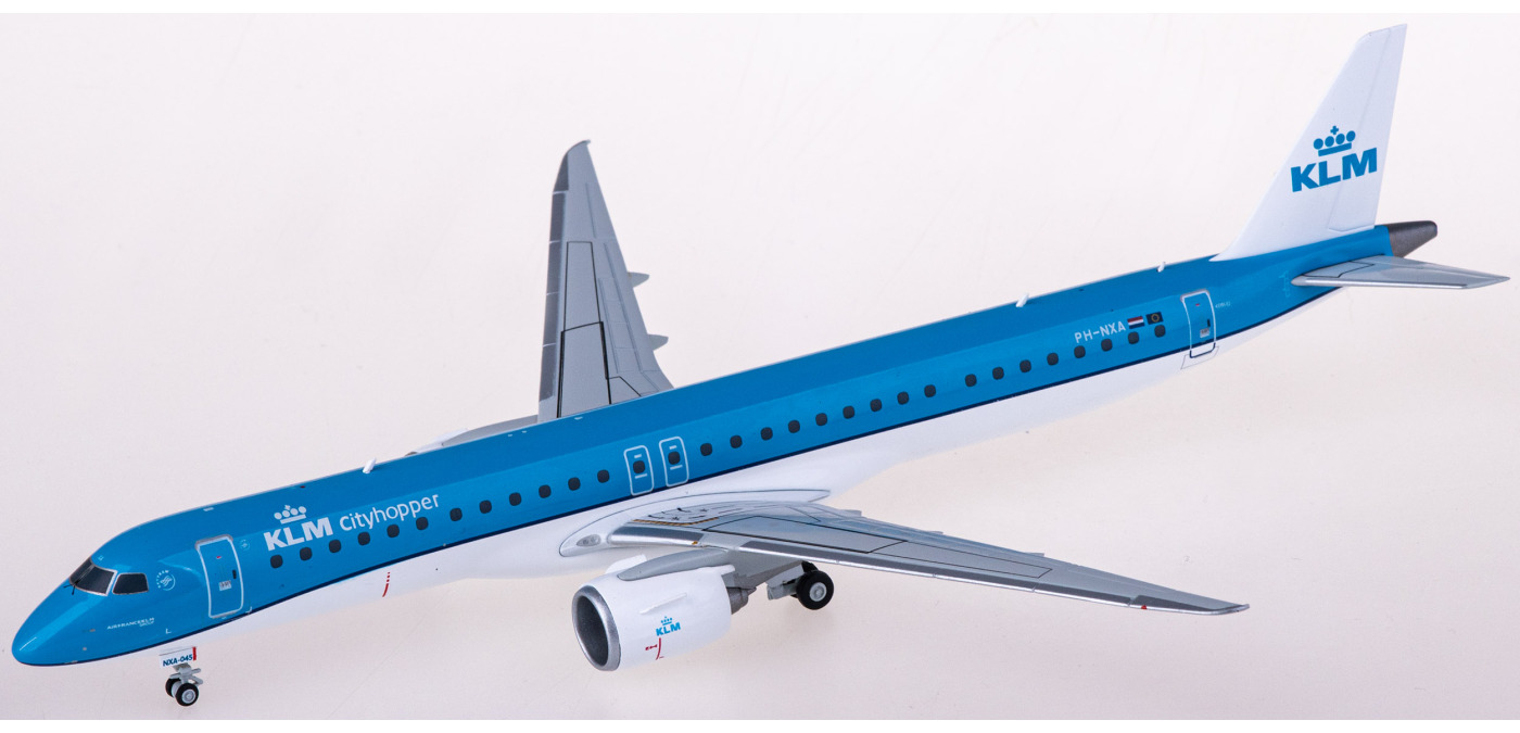 572071 KLM 荷兰皇家航空 Embraer ERJ-195-E2 PH-NXA Herpa 1:200 -飞机模型世界
