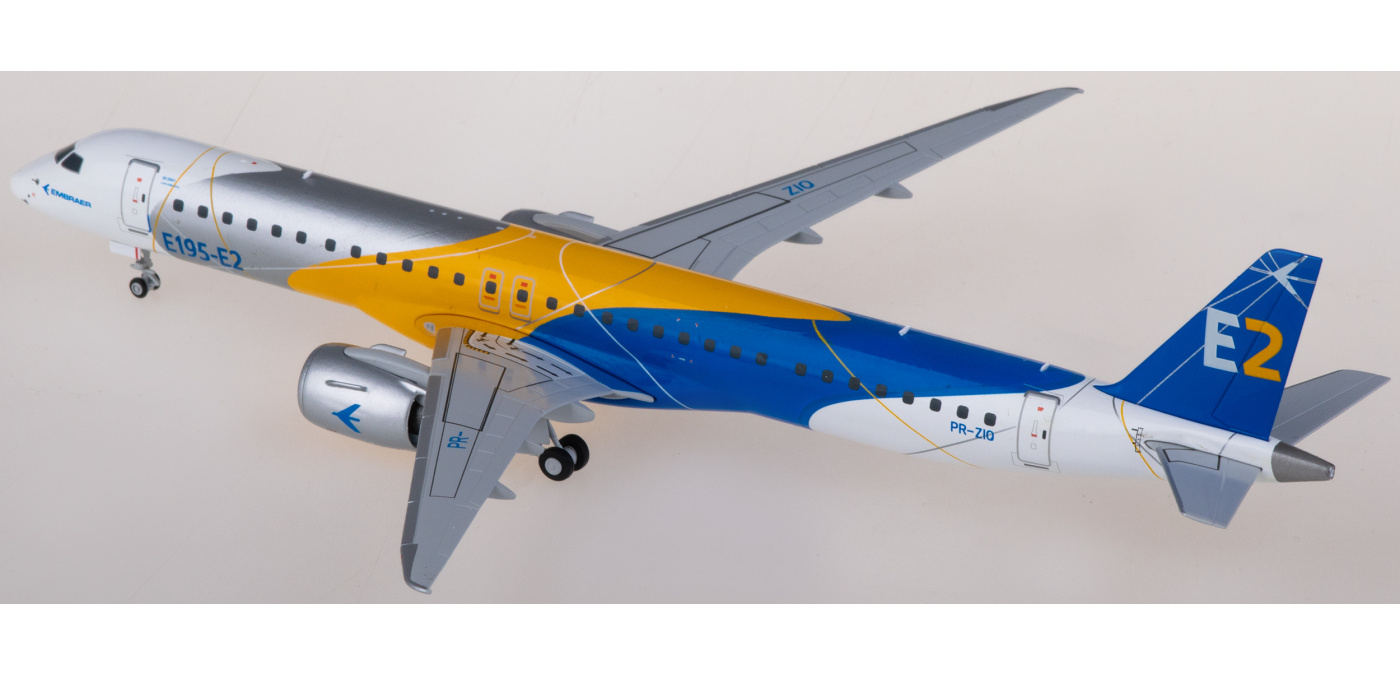 572842 Embraer ERJ-195E2 PR-ZIQ Herpa 1:200 -飞机模型世界