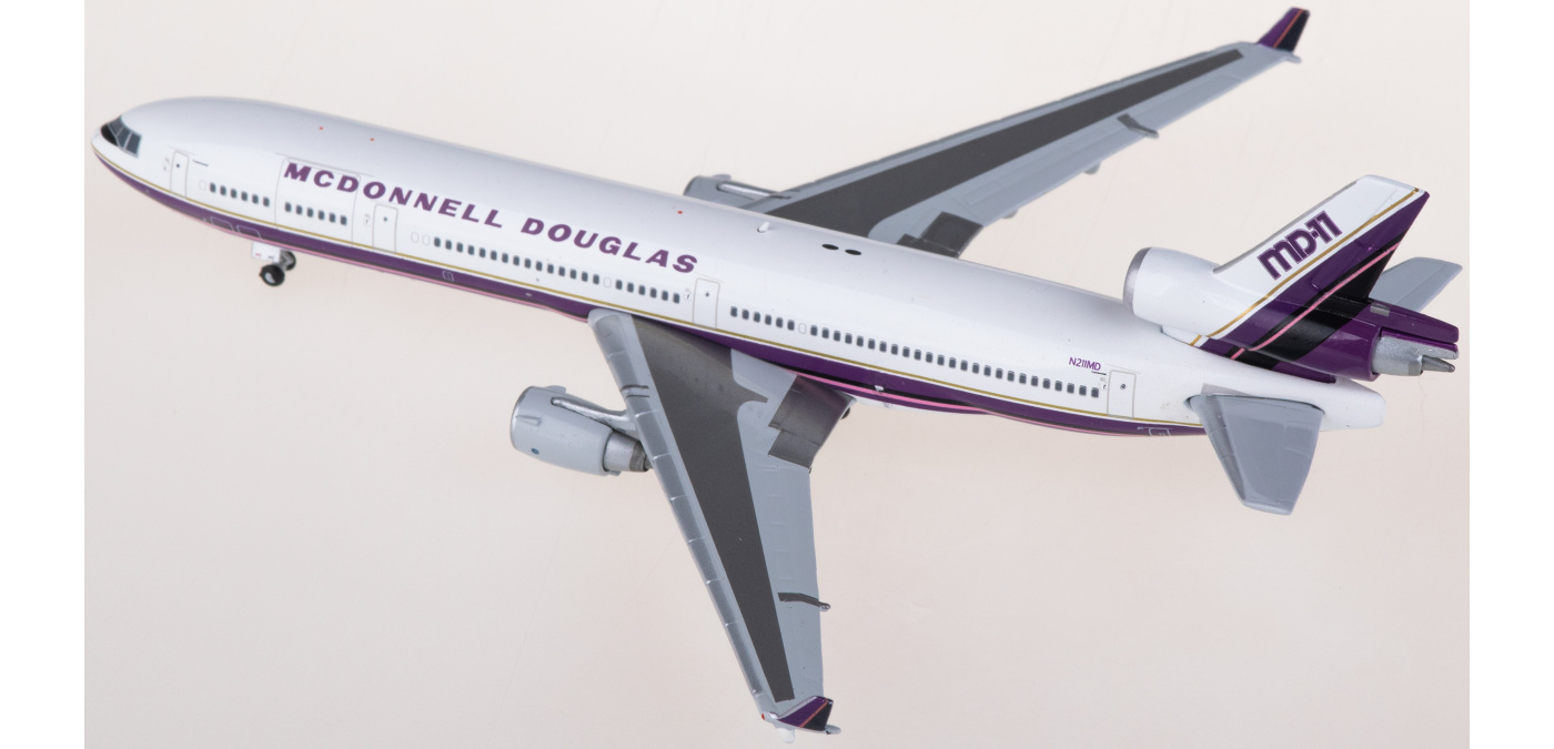 LH4076 McDonnell Douglas MD-11 N211MD 原厂涂装 JC Wings 1:400 -飞机模型世界