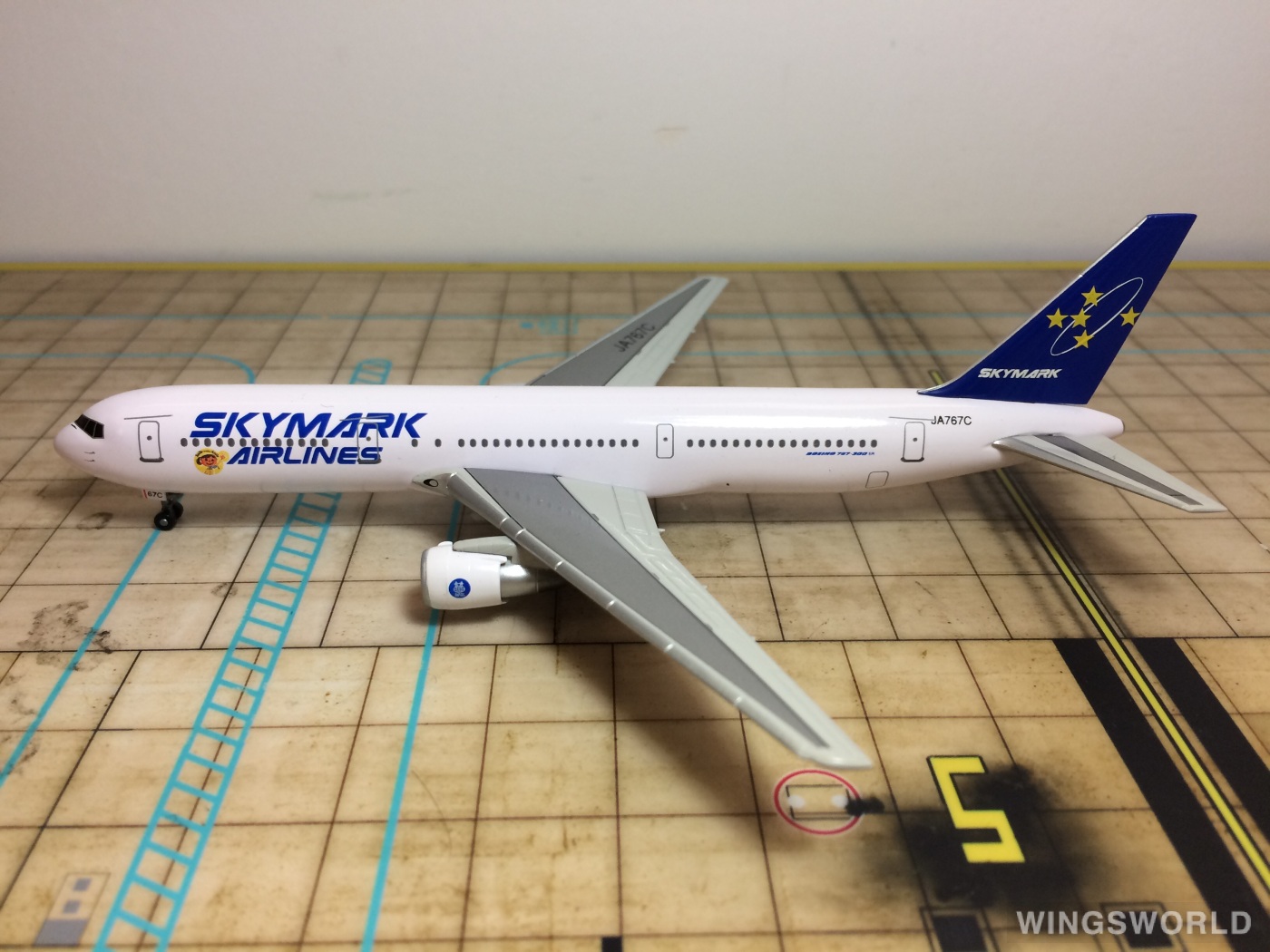 Dragon Models 1:400 Boeing 767-300 Skymark Airlines 天马航空 55374 JA767C 的 ...