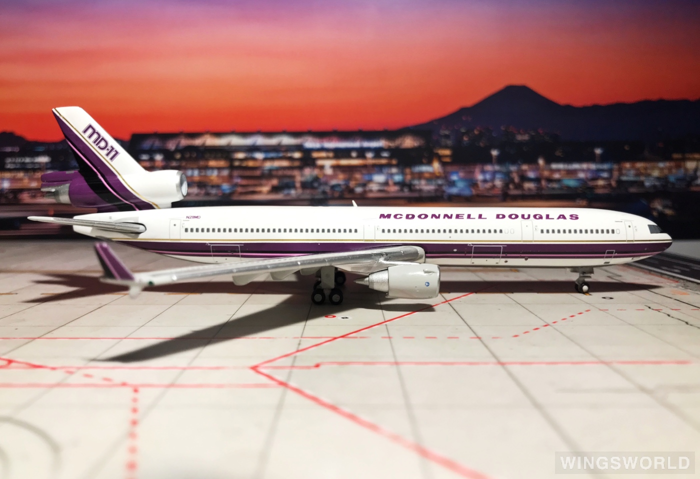 JC Wings 1:400 McDonnell Douglas MD-11 McDonnell Douglas 麦道公司 LH4076 ...
