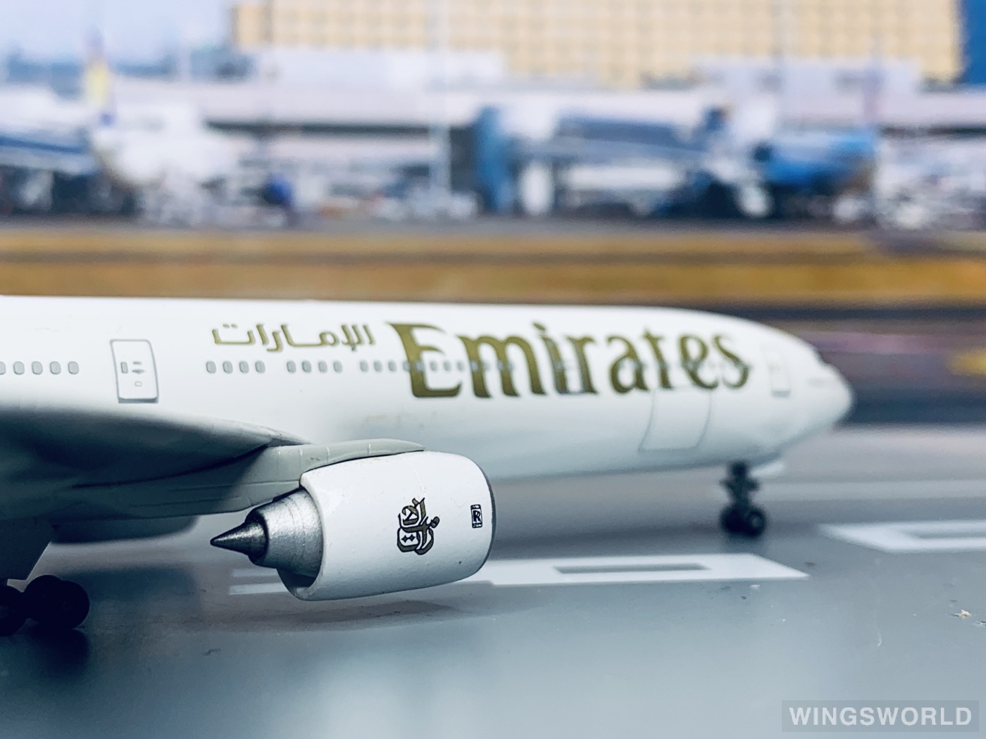 Dragon Models 1:400 Boeing 777-300 Emirates 阿联酋航空 55192 A6-EMM 的照片 作者 ...