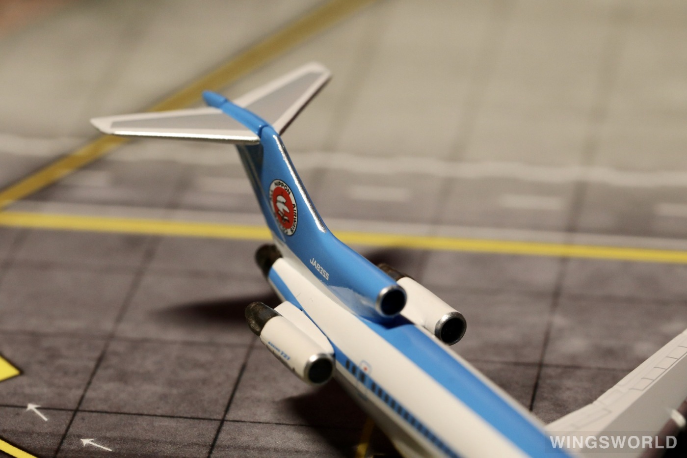 AeroClassics 1:400 Boeing 727-200 ANA 全日空 ACJA8355 JA8355 的照片 作者:图波列夫飞行大队 - 飞机模型世界资料库