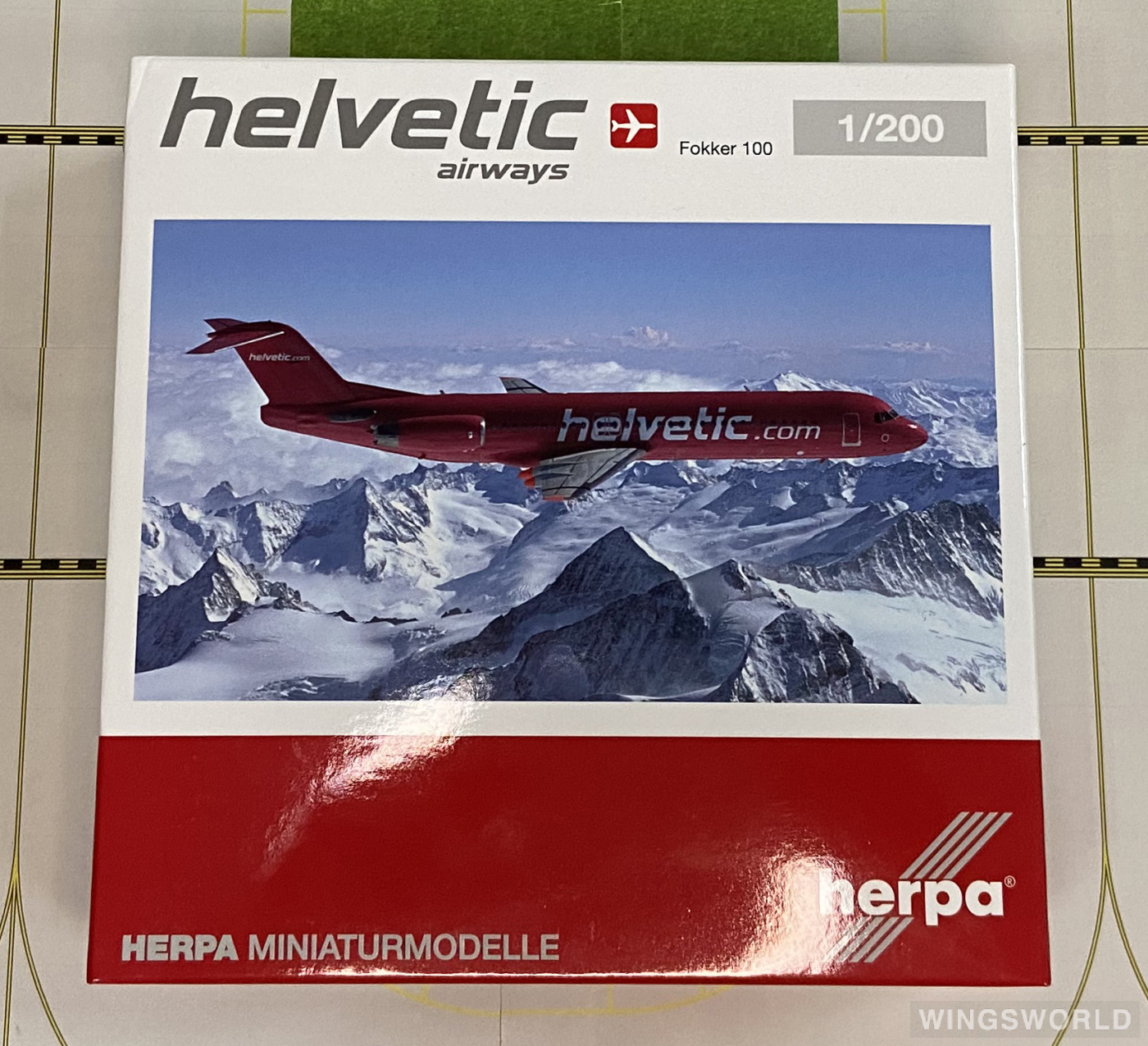 Herpa 1:200 Fokker 100 Helvetic Airways 海尔维航空 559966 HB-JVC 的照片 作者:Tomi ...
