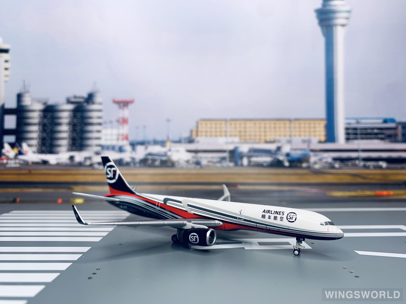 Tiny 微影 1:400 Boeing 757-200 SF Airlines 顺丰航空 ATC40005 B-1173 的照片 作者 ...