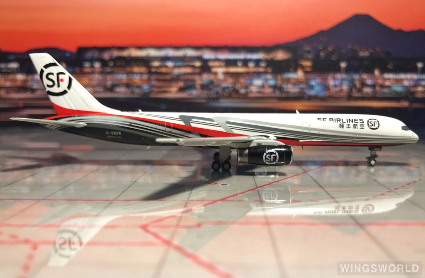 HYJLwings 1:400 Boeing 757-200 SF Airlines 顺丰航空 HYJL57015 B-2839 的照片 作者 ...