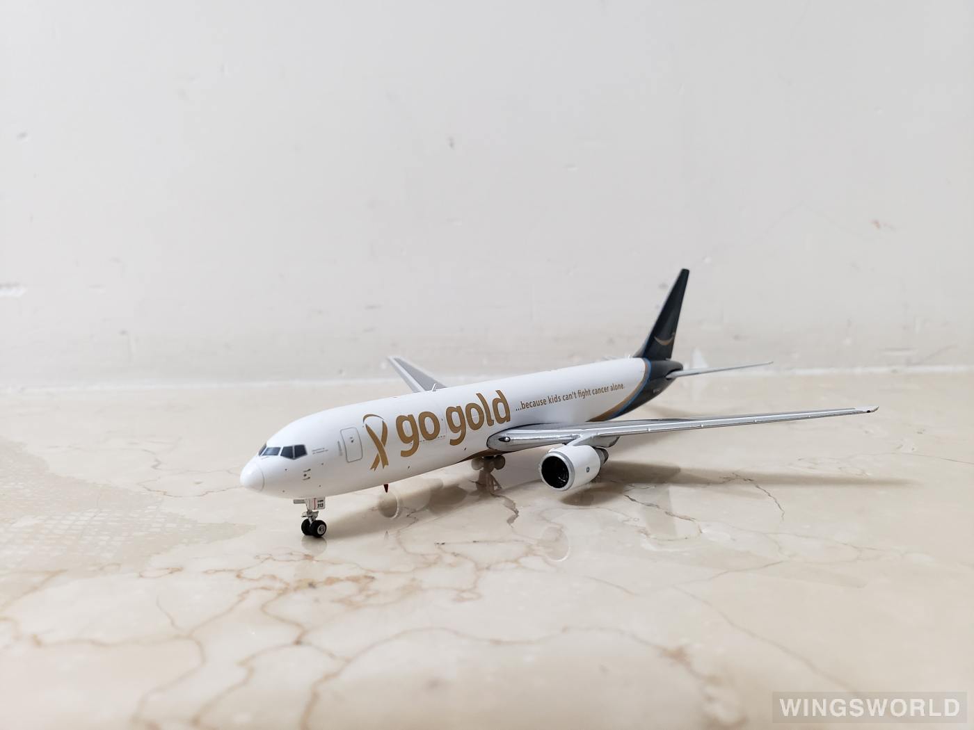 Phoenix 1:400 Boeing 767-300 Amazon Prime Air PH04273 N313AZ Go Gold的照片 ...