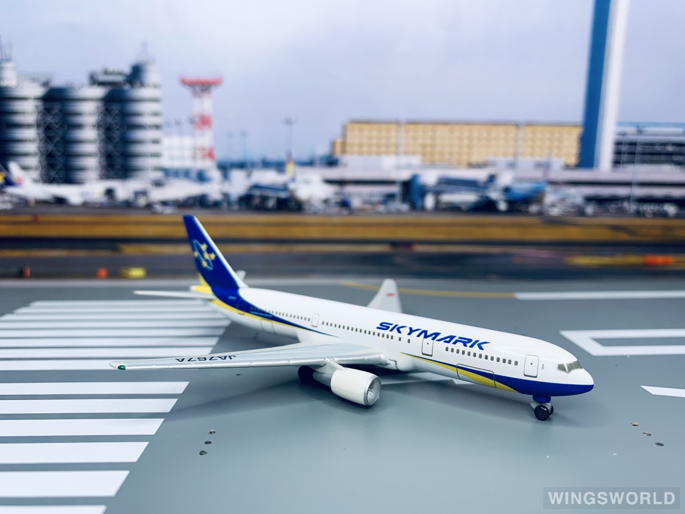 Herpa 1:500 Boeing 767-300 Skymark Airlines 天马航空 512169 JA767A 的照片 作者 ...