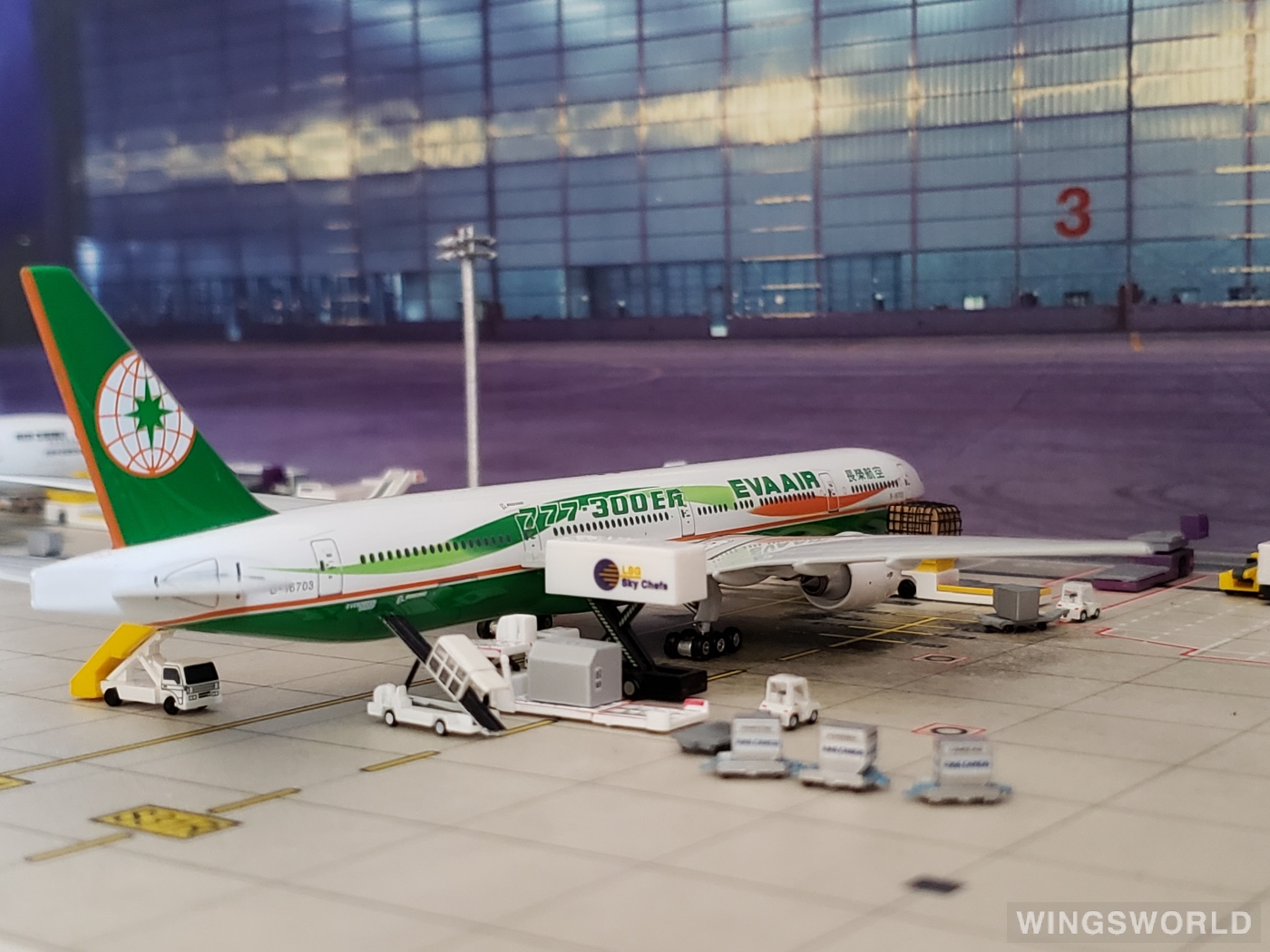 Phoenix 1:400 Boeing 777-300ER EVA Air 长荣航空 PH10326B B-16703 长荣彩带涂装的照片 ...