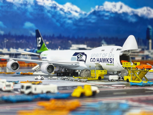 EW4748007 Boeing 747-8F N841BA 开鼻货机 JC Wings 1:400 -飞机模型世界