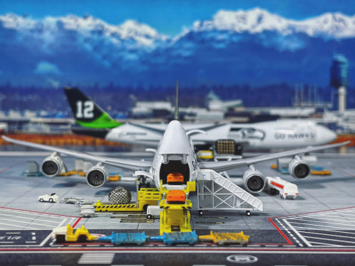 EW4748007 Boeing 747-8F N841BA 开鼻货机 JC Wings 1:400 -飞机模型世界