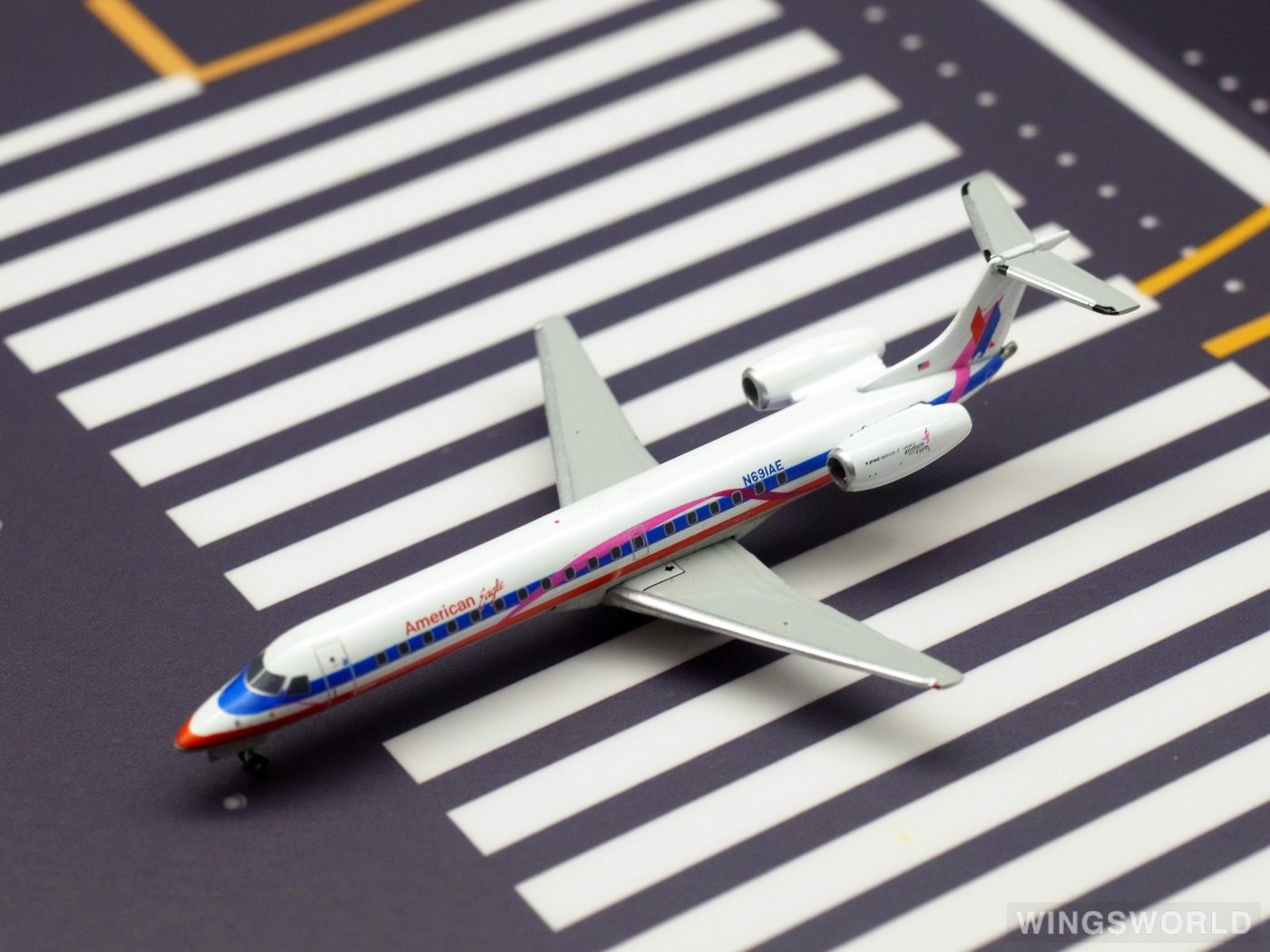 JC Wings 1:400 Embraer ERJ-145 American Airlines 美国航空 XX4016 N691AE 的照片 ...