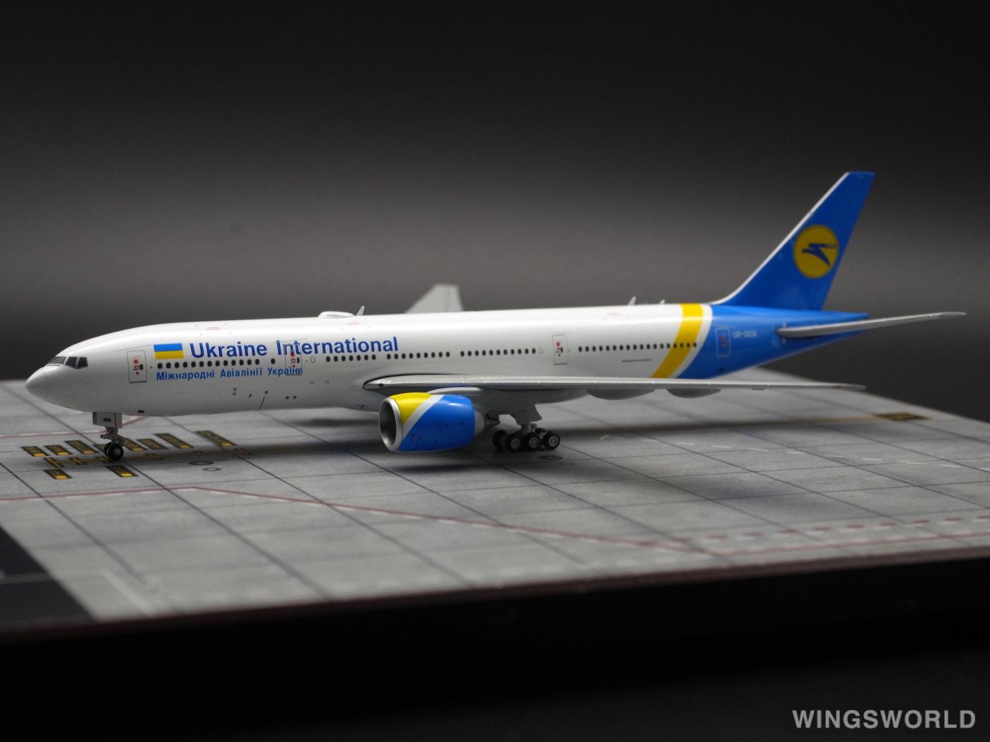 JC Wings 1:400 Boeing 777-200 UIA 乌克兰国际航空 LH4072 UR-GOA 的照片 作者:月半宝宝 ...