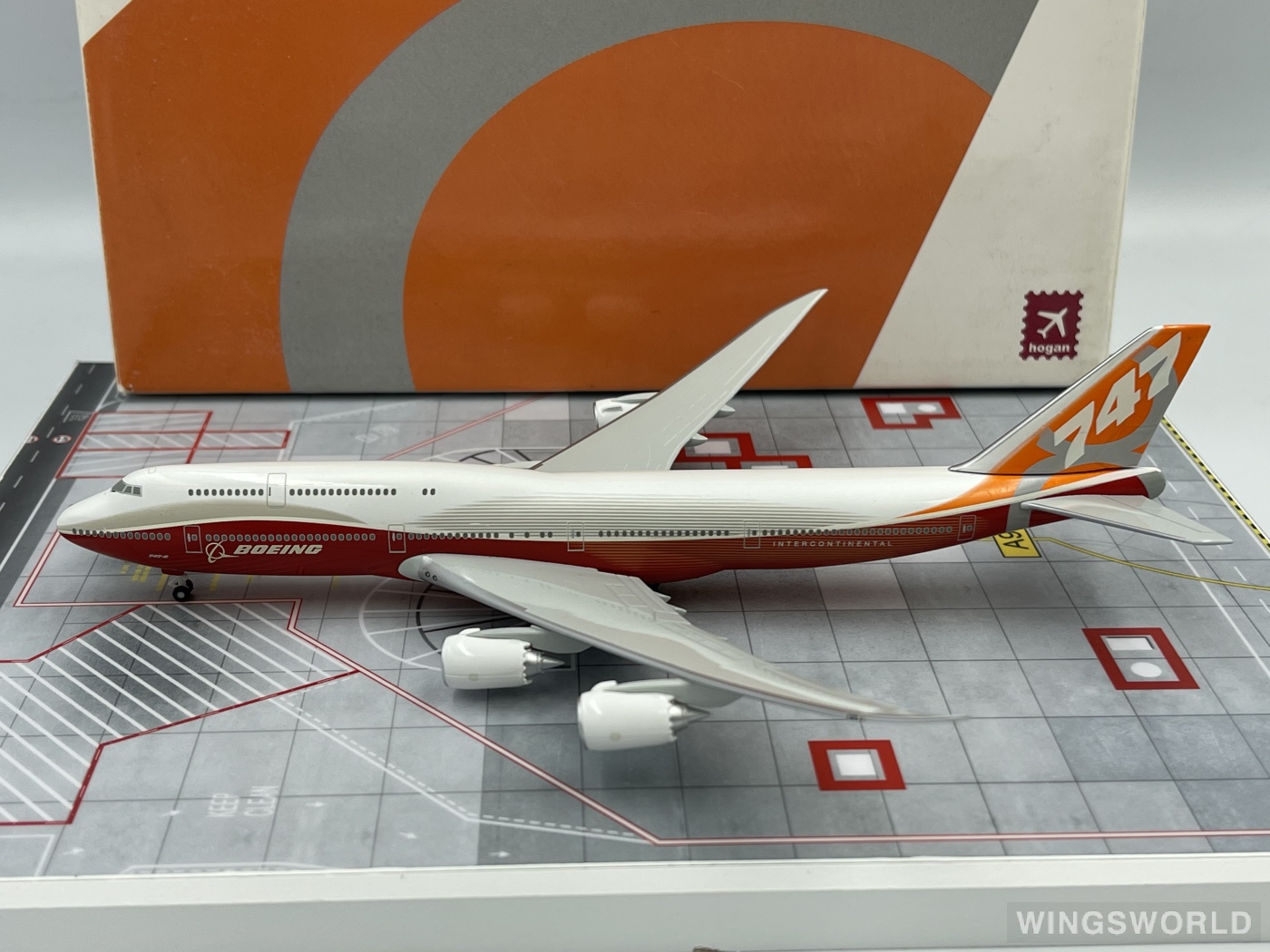 Hogan 1:400 Boeing 747-8 Boeing 波音公司 HG5415 N6067E ad的照片 作者:古先生 - 飞机模型世界资料库