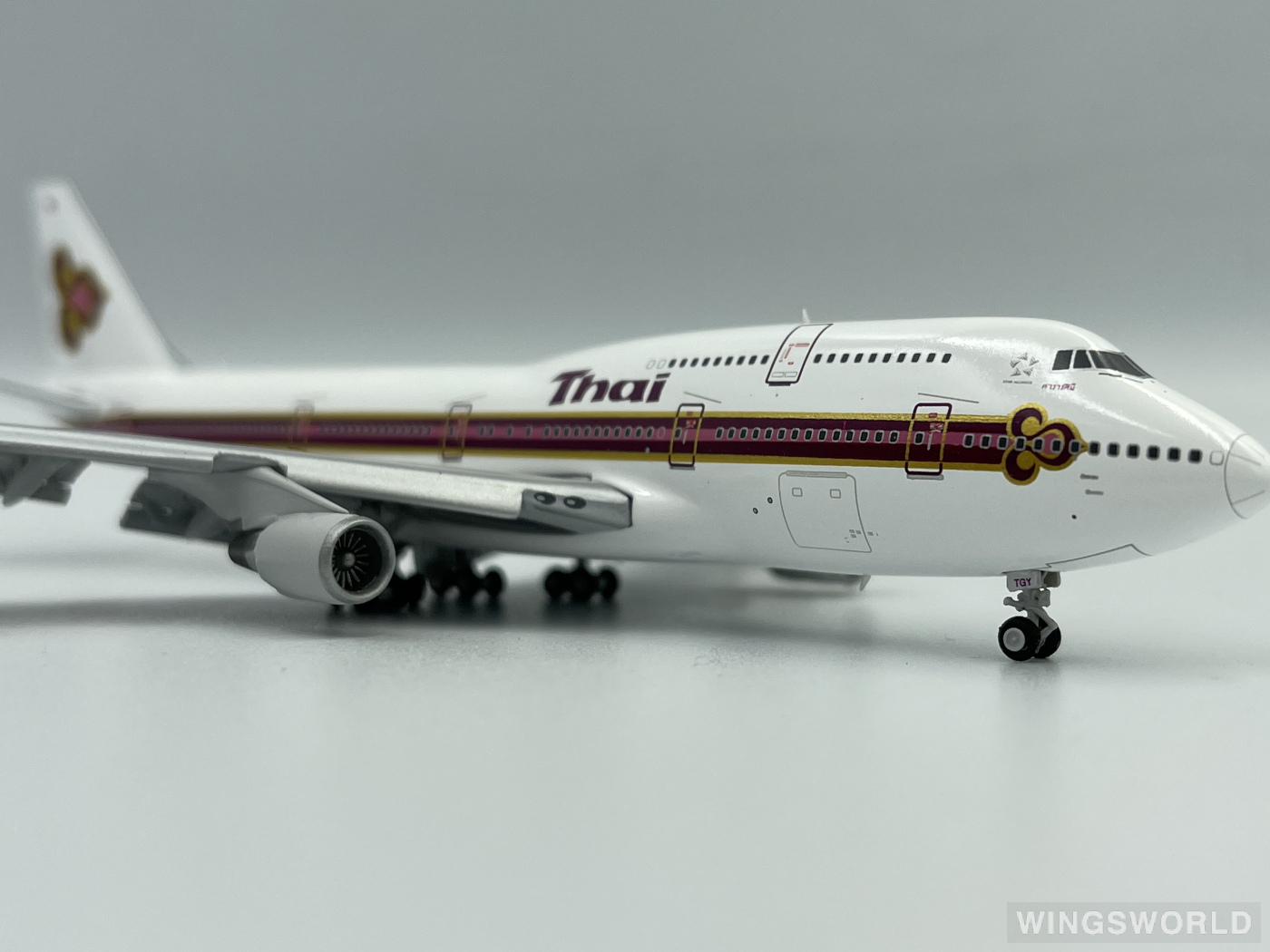 JC Wings 1:400 Boeing 747-400 Thai Airways 泰国国际航空 LH4173A HS-TGY 襟翼打开的照片 作者:古先生 - 飞机模型世界资料库