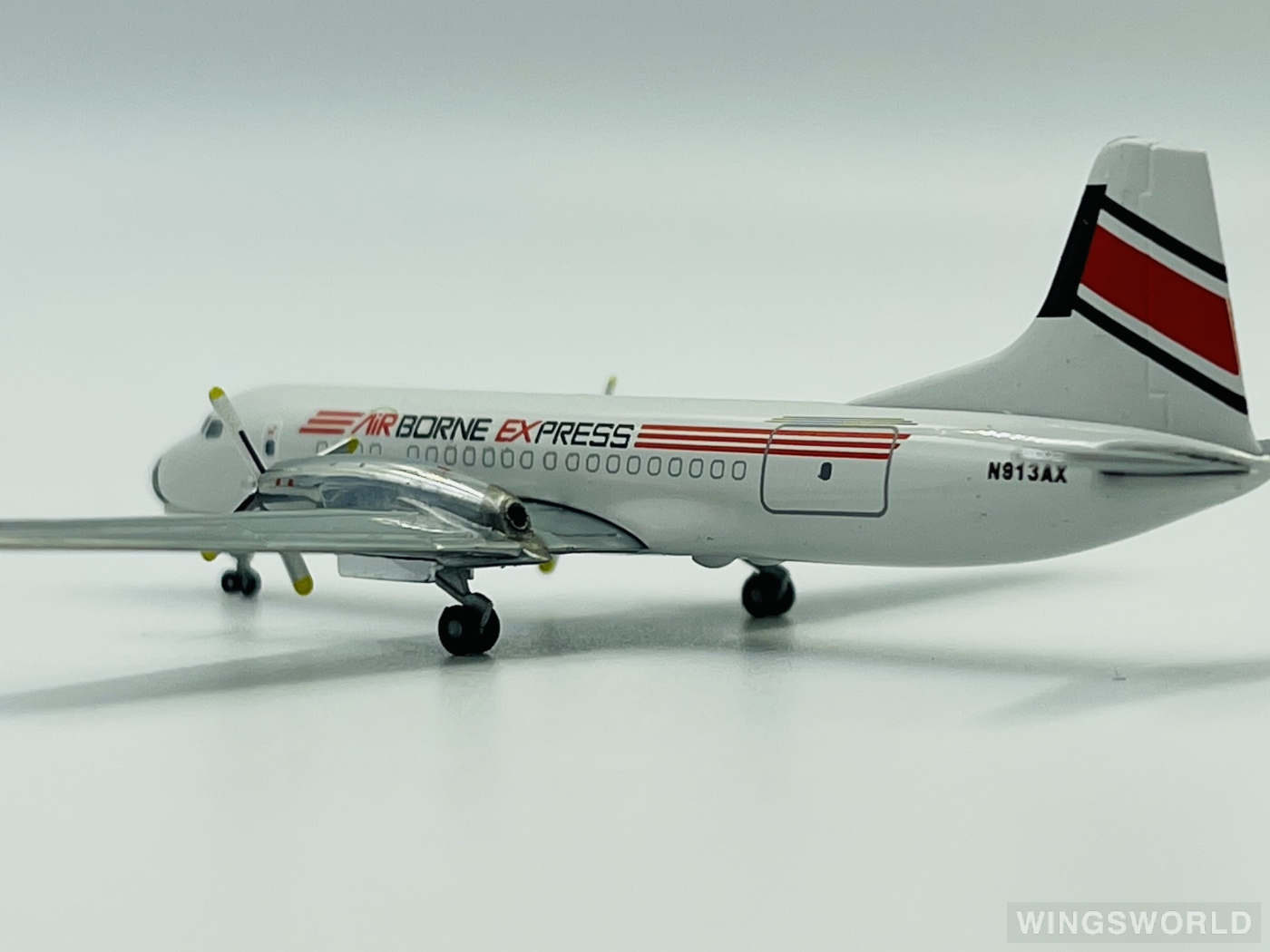 Geminijets 1:400 NAMC YS-11 Airborne Express GJABX512 N913AX 的照片 作者:古先生 - 飞机模型世界资料库