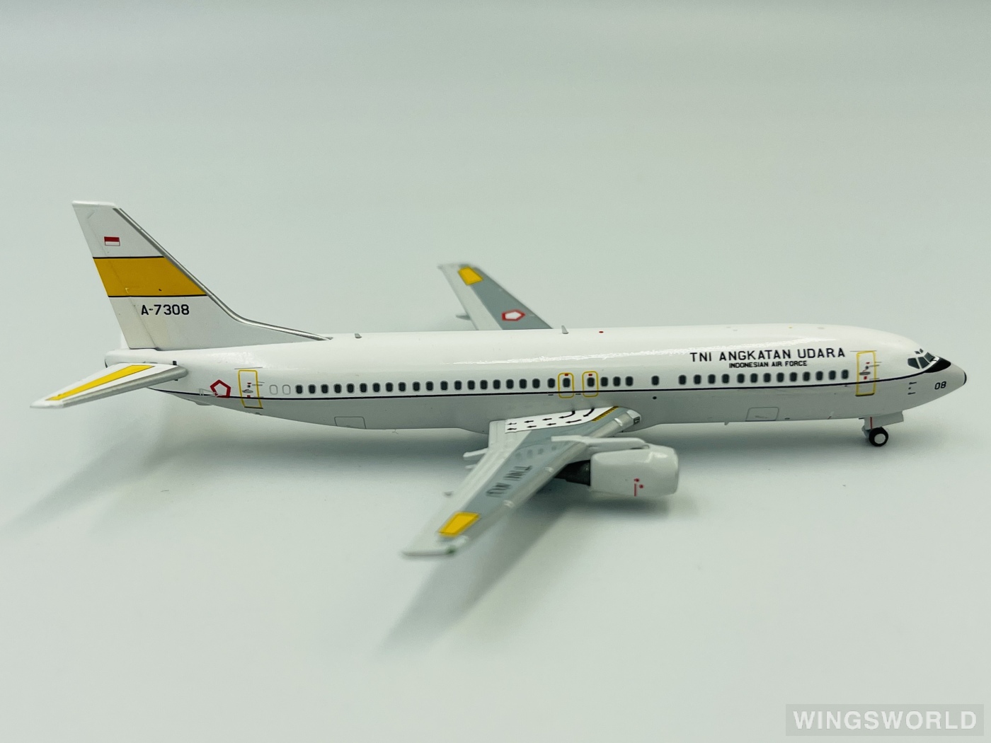 Pandamodel 1:400 Boeing 737-400 Indonesia Air Force 印尼空军 202032 A-7308 ...