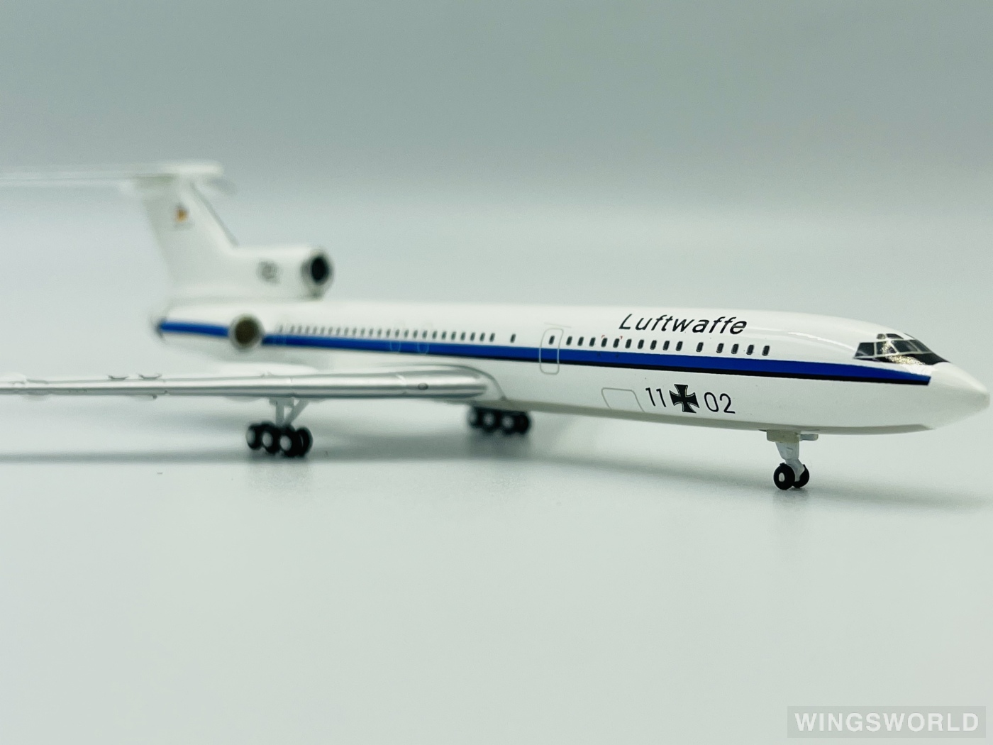 TucanoLine 1:400 Tupolev Tu-154 Luftwaffe 德国空军 84024001 11+02 的照片 作者:图波 ...