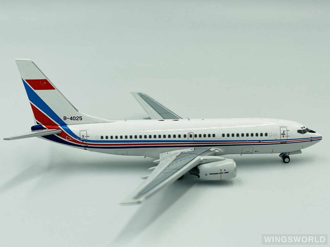Pandamodel 1:400 Boeing 737-700 PLAAF 中国空军 202101 B-4025 的照片 作者:古先生 ...