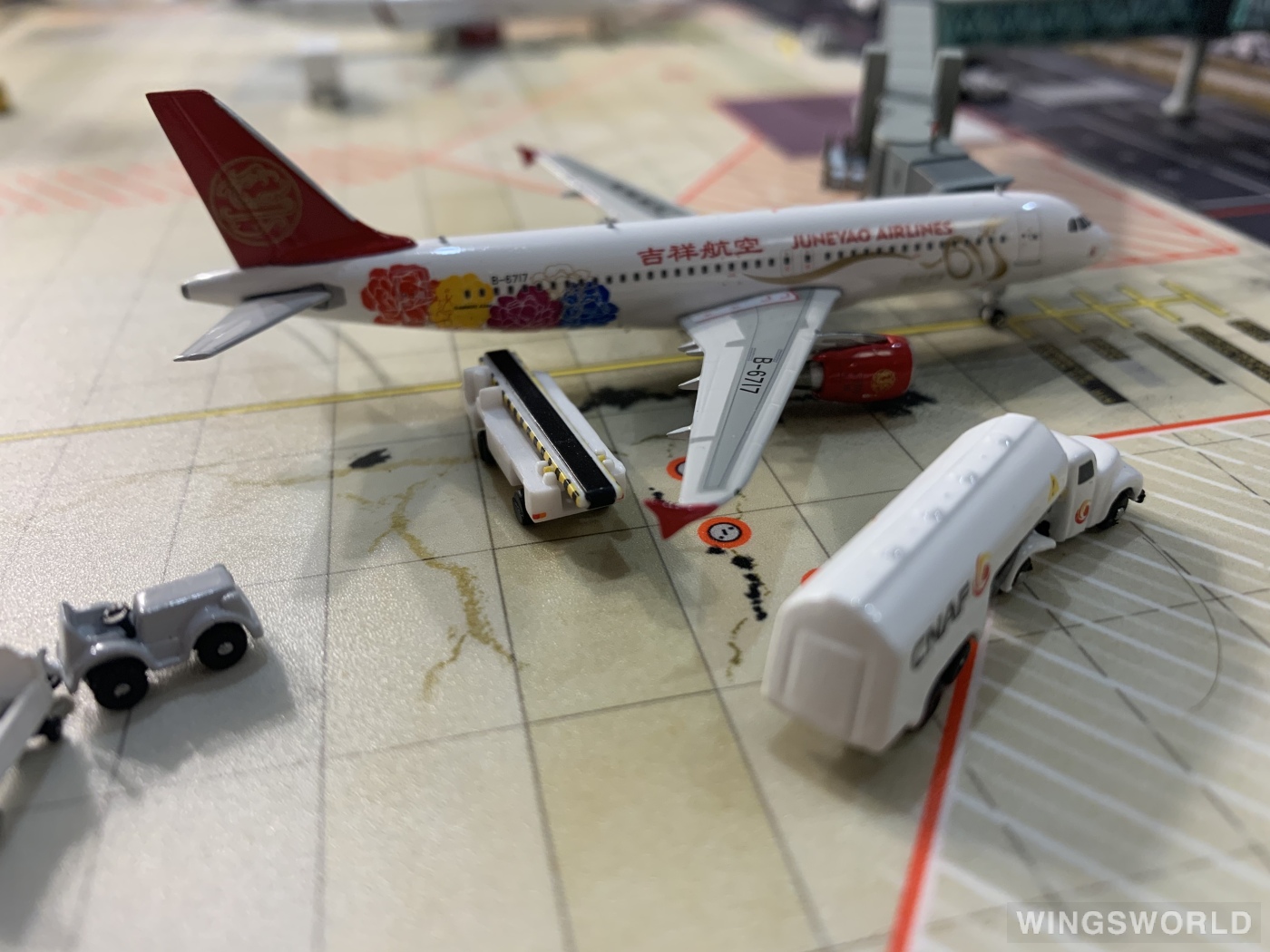 Phoenix 1:400 Airbus A320 Juneyao Airlines 吉祥航空 PH11294 B-6717 的照片 作者 ...