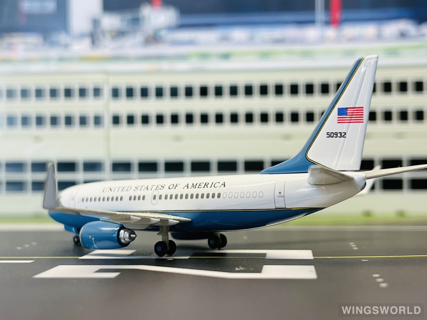 Hogan 1:400 Boeing 737-700 USAF 美国空军 HG8829 05-0932 的照片 作者:古先生 - 飞机模型世界资料库