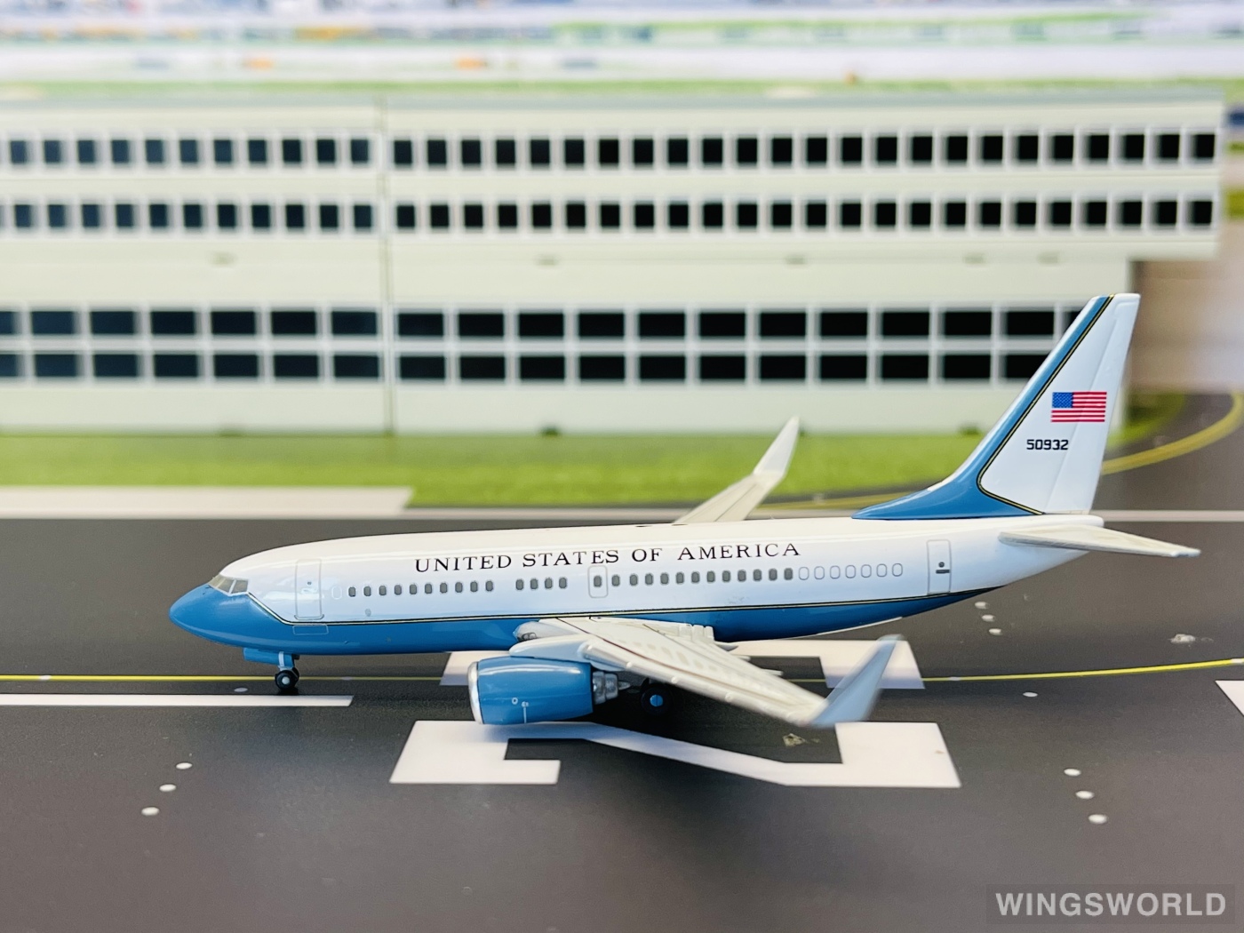 Hogan 1:400 Boeing 737-700 USAF 美国空军 HG8829 05-0932 的照片 作者:古先生 - 飞机模型世界资料库