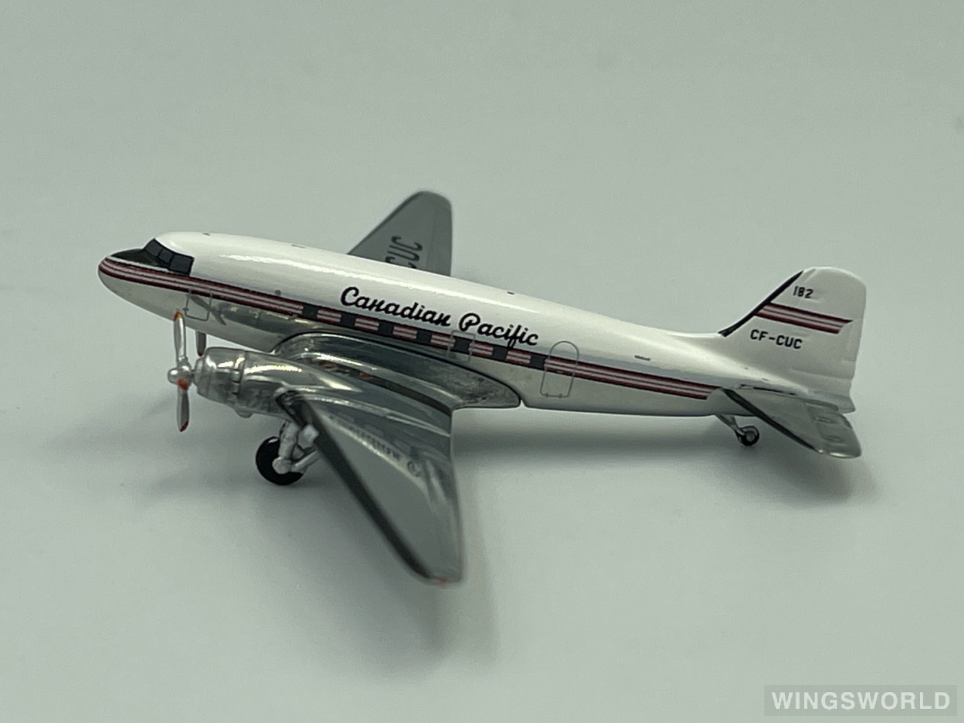AeroClassics 1:400 Douglas DC-3 CP Air 加拿大太平洋航空 ACCFCUC CF-CUC 的照片 作者:古先生 - 飞机模型世界资料库