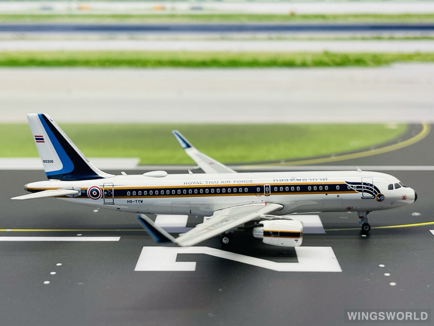 Phoenix 1:400 Airbus A320 RTAF 泰国皇家空军 PH11686 HS-TYW 的照片 作者:古先生 - 飞机模型世界资料库