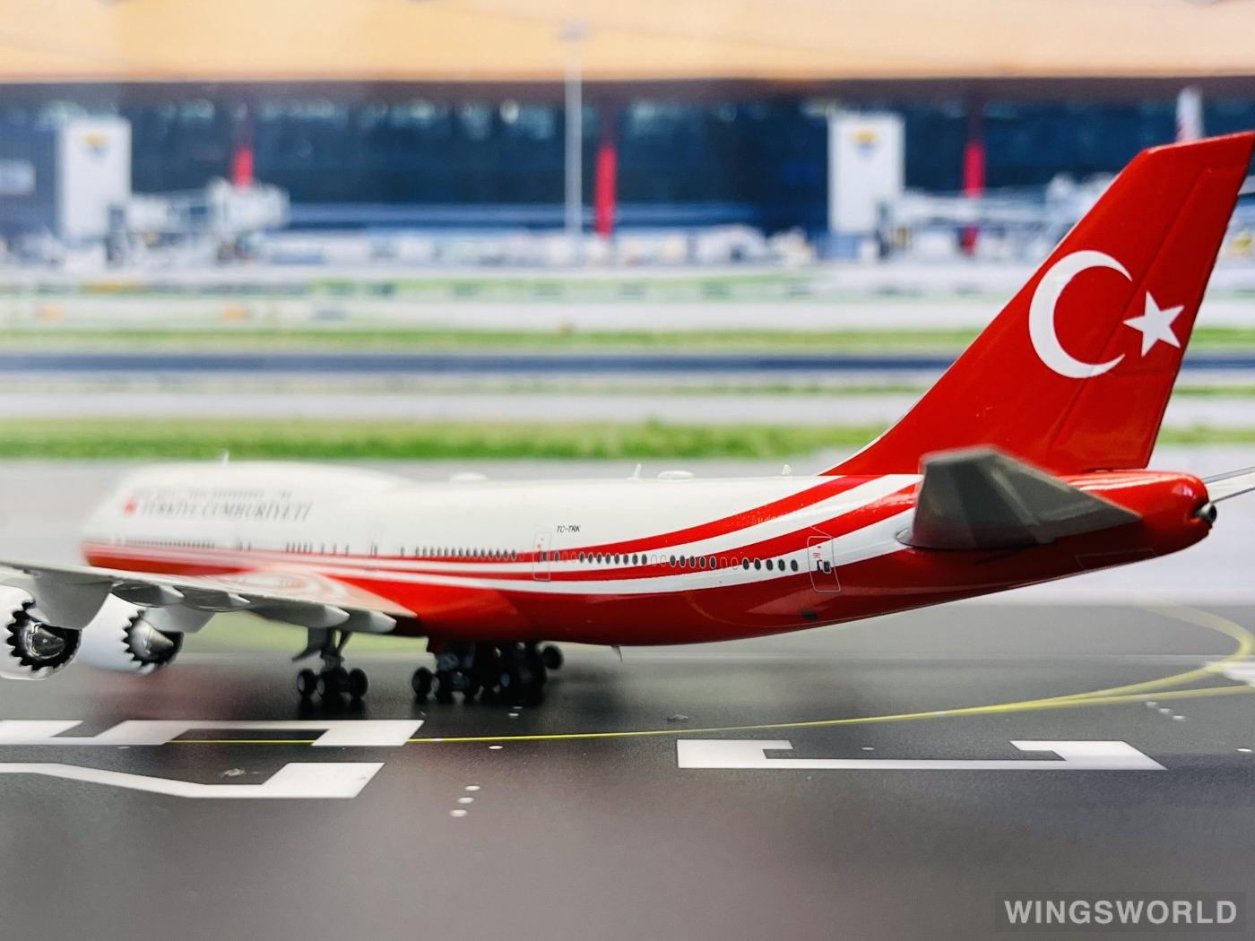 JC Wings 1:400 Boeing 747-8 Turkish Airlines 土耳其航空 LH4132 TC-TRK 政府专机 的 ...
