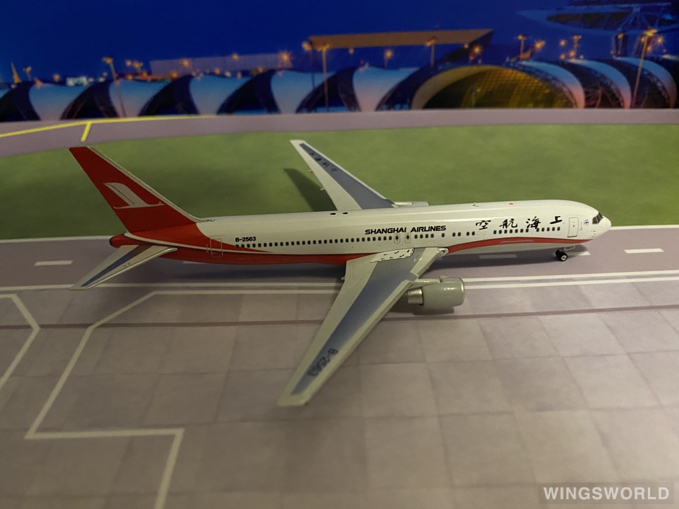 Phoenix 1:400 Boeing 767-300 Shanghai Airlines 上海航空 PH11086 B-2563 ...