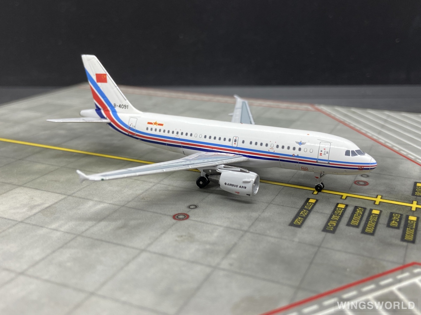 Pandamodel 1:400 Airbus A319 PLAAF 中国空军 PM4B4091 B-4091 的照片 作者:图波列夫飞行大队 ...