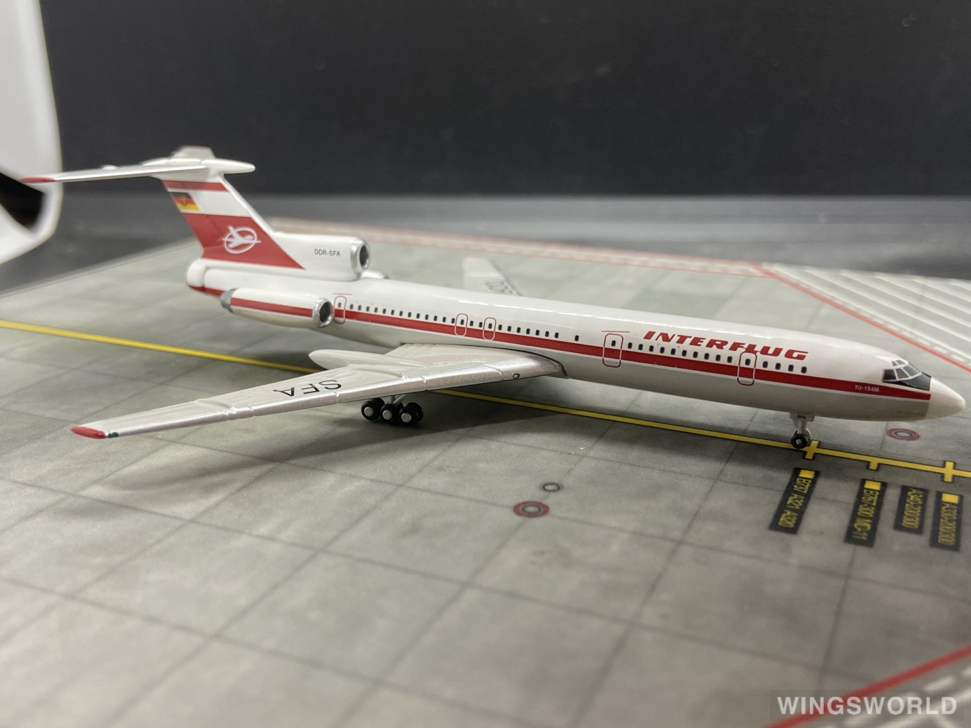AeroClassics 1:400 Tupolev Tu-154 Interflug 东德航空 AC18054 DDR-SFA 的照片 作者 ...