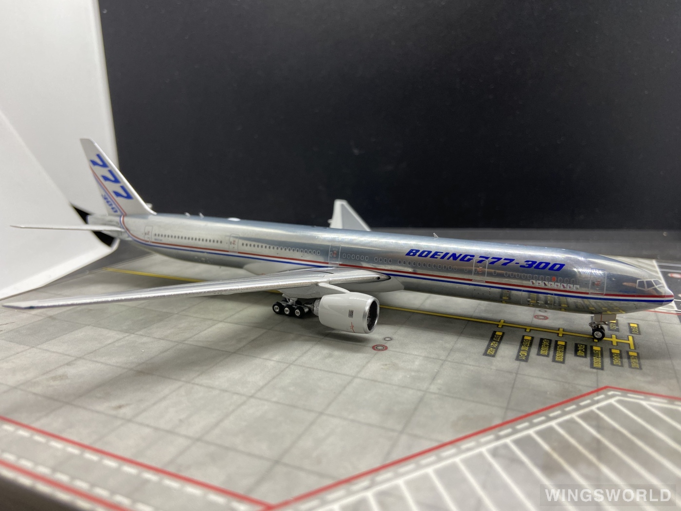 Phoenix 1:400 Boeing 777-300 Boeing 波音公司 PH11382 N5014K 的照片 作者:Tomi ...