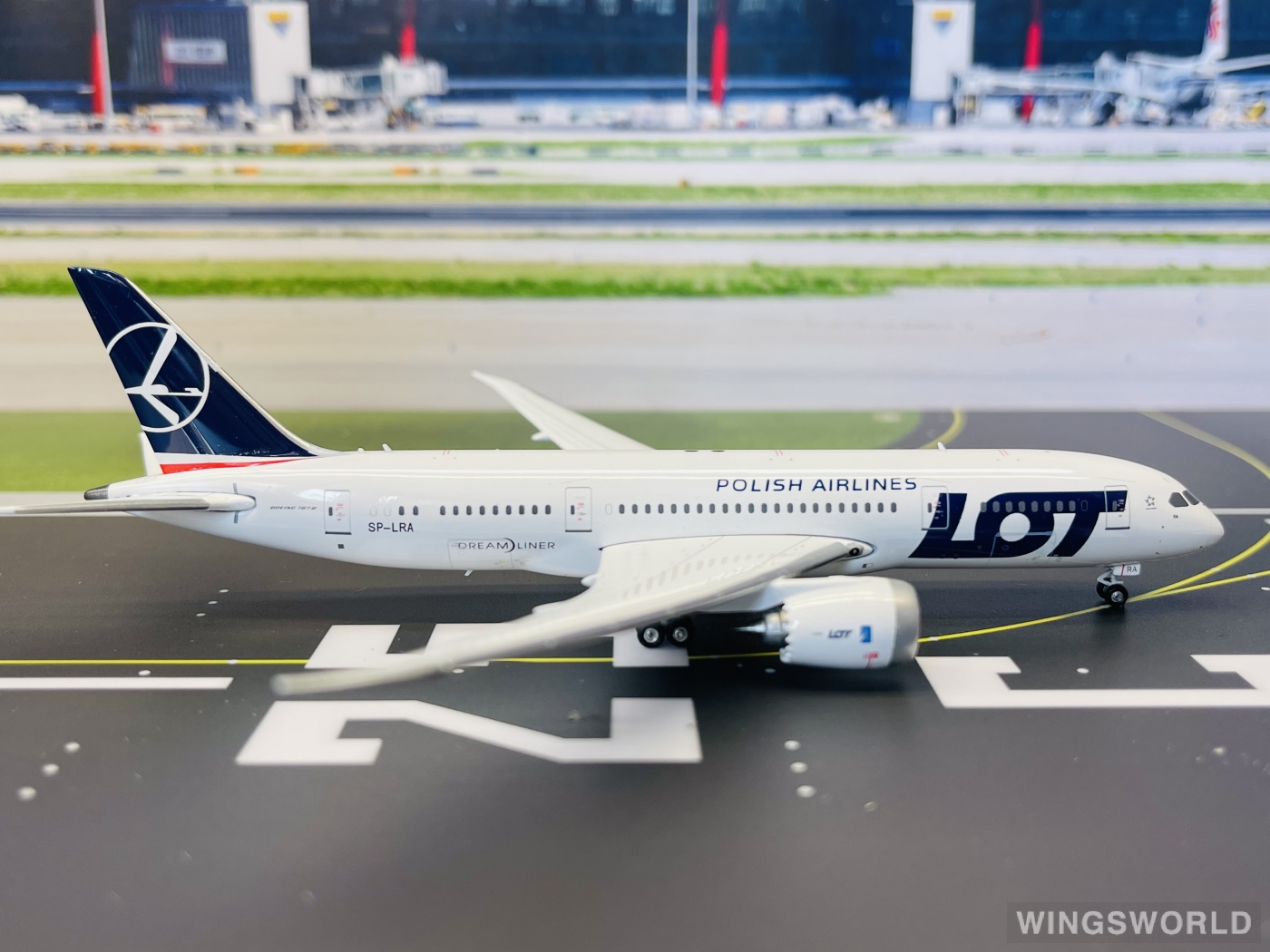Geminijets 1:400 Boeing 787-8 LOT 波兰航空 GJLOT1241 SP-LRA 的照片 作者:古先生 - 飞机 ...