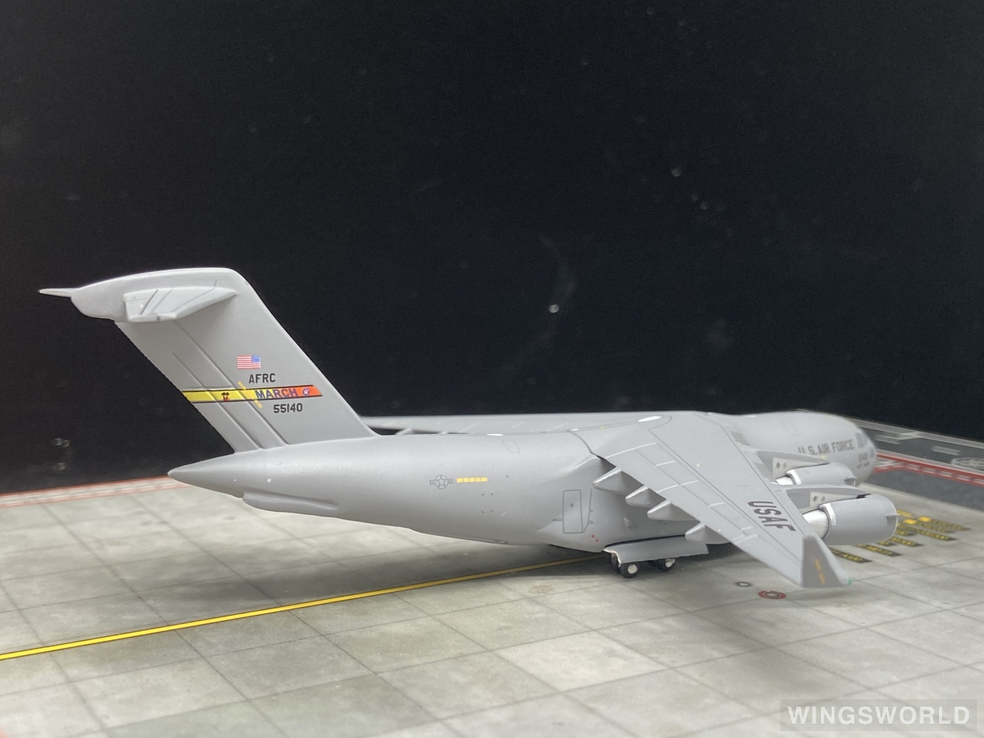 Geminijets 1:400 Boeing C-17 USAF 美国空军 GMUSA115 05-5140 March ARB的照片 作者 ...