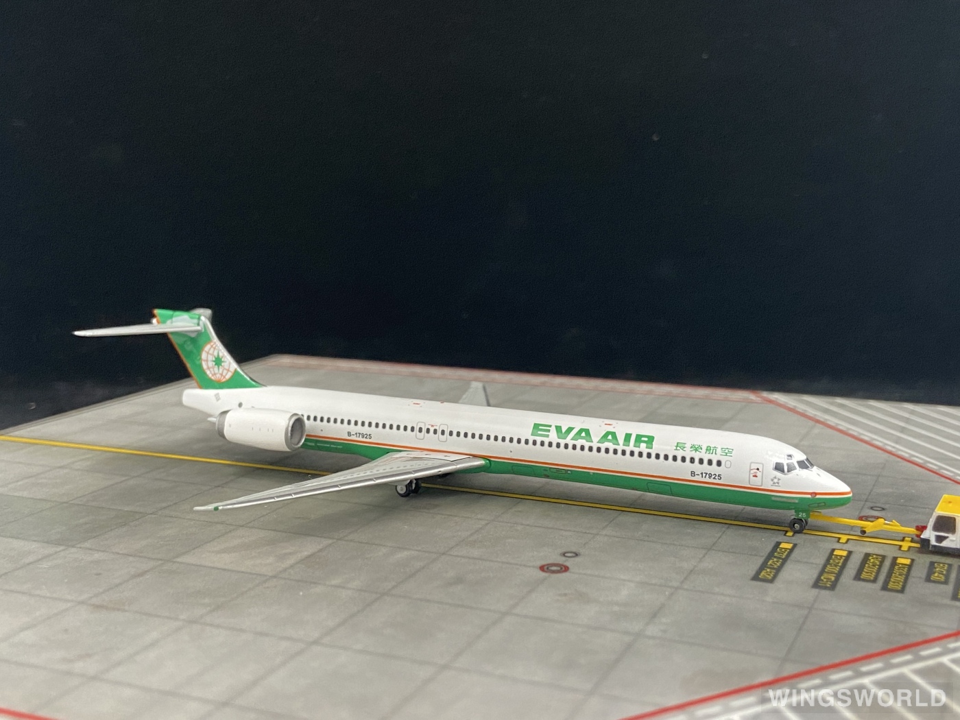 Geminijets 1:400 McDonnell Douglas MD-90 EVA Air 长荣航空 GJEVA1513 B-17925 ...