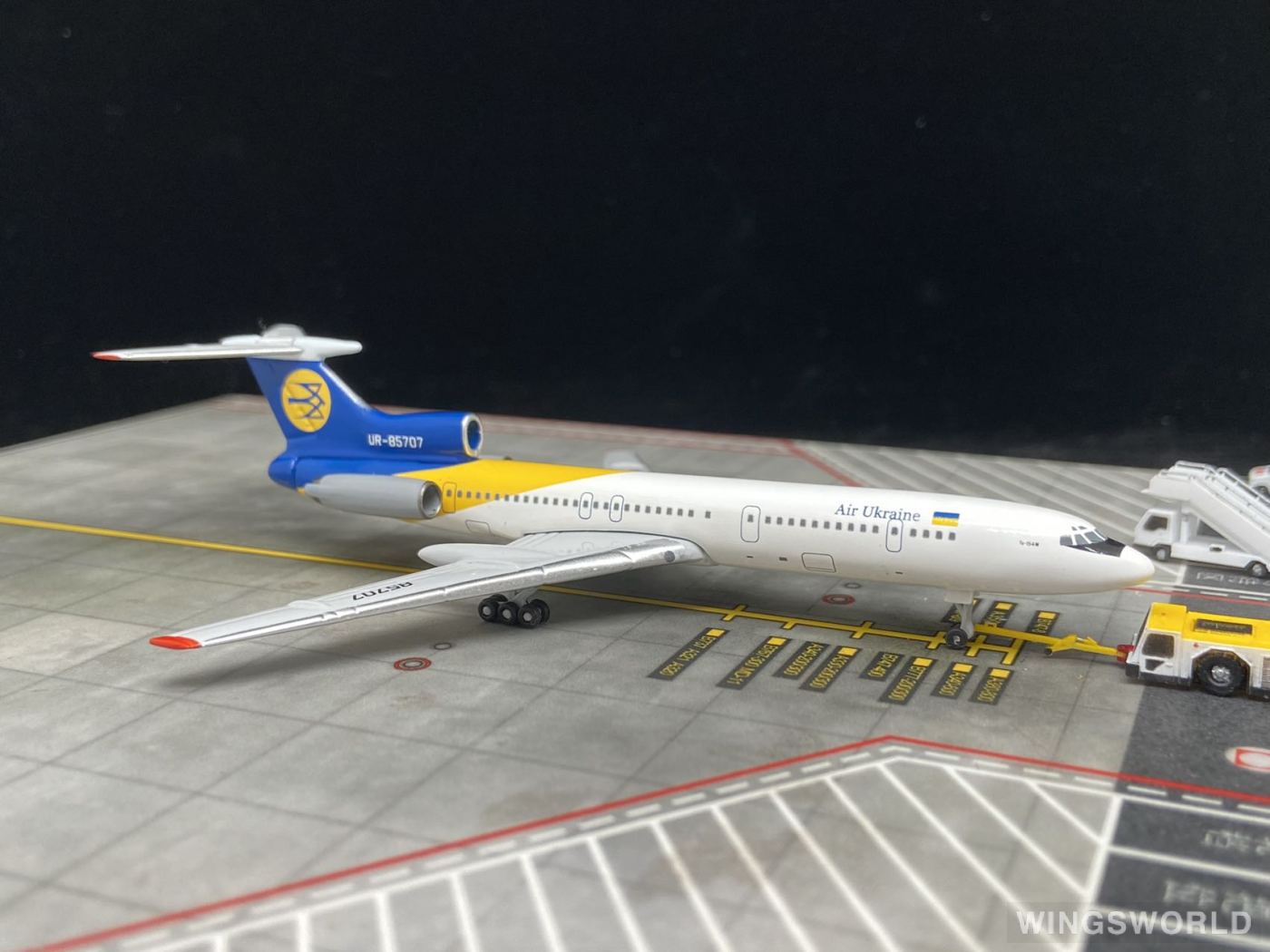 AeroClassics 1:400 Tupolev Tu-154 Air UKraine 乌克兰航空 AC411189 UR-85707 的 ...