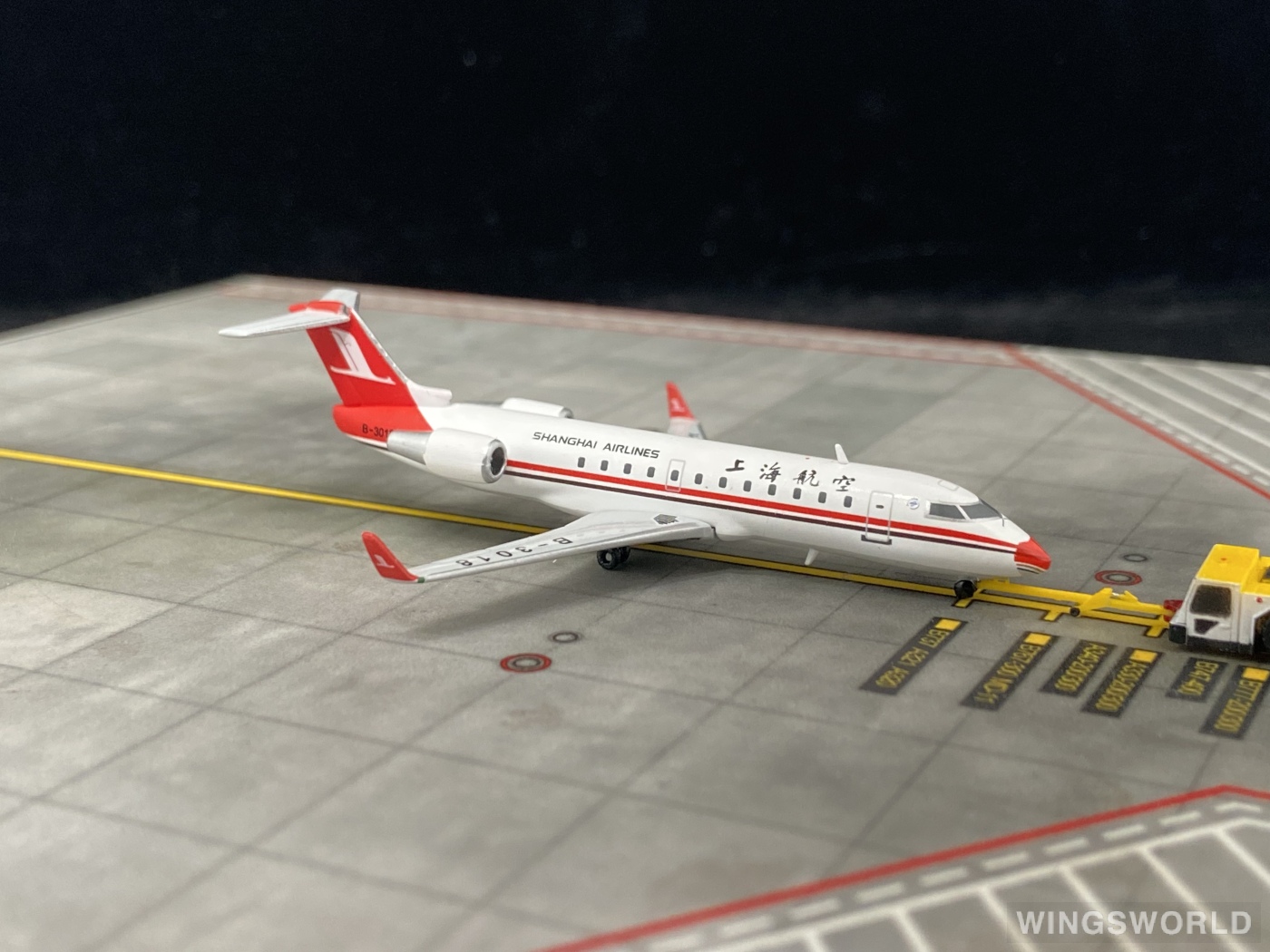 JC Wings 1:400 Bombardier CRJ200 Shanghai Airlines 上海航空 XX4144 B-3018 的 ...