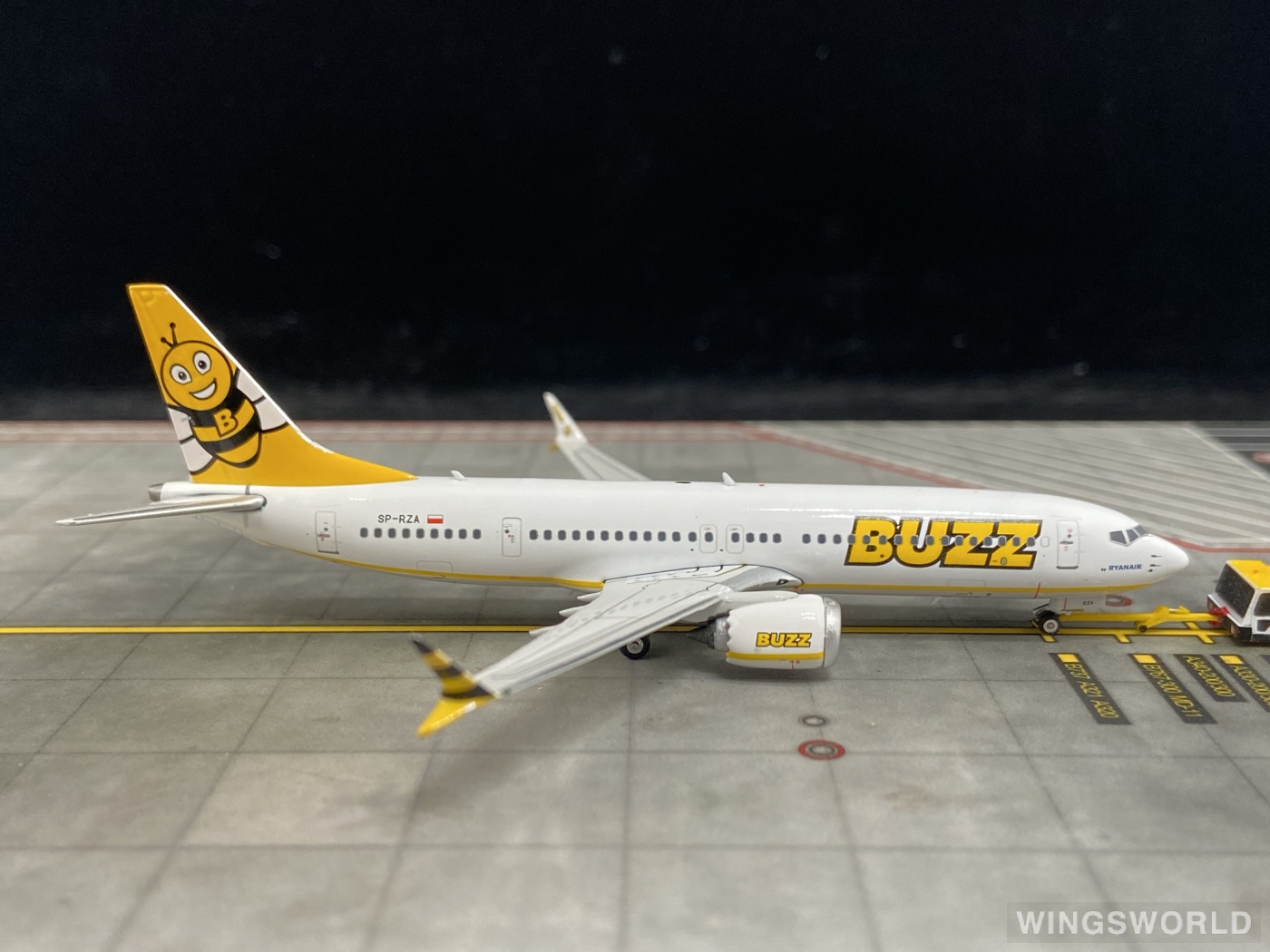 Phoenix 1:400 Boeing 737 MAX 8 Buzz PH11746 SP-RZA 的照片 作者:图波列夫飞行大队 - 飞机 ...