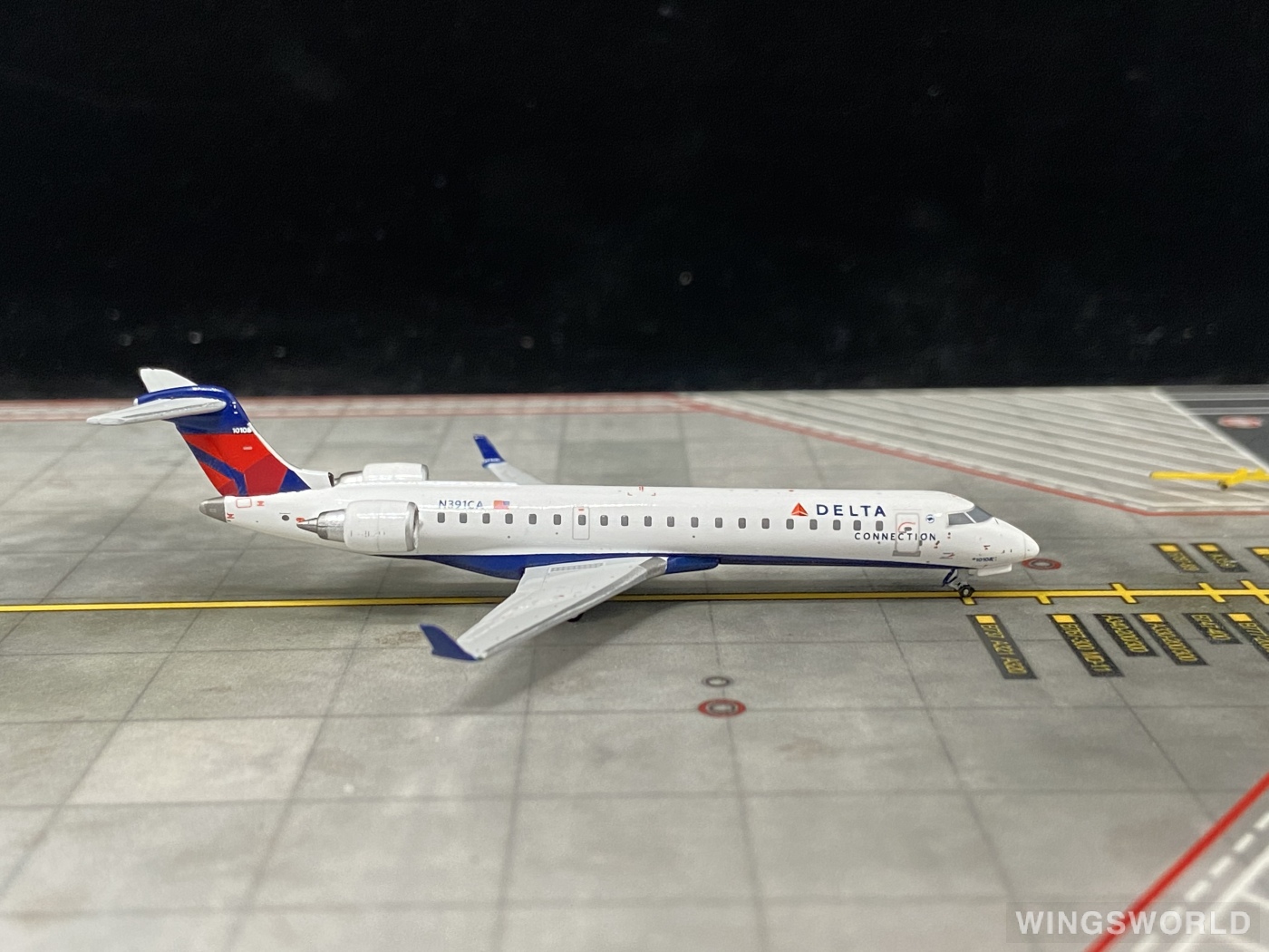 Geminijets 1:400 Bombardier CRJ700 Delta Air Lines 达美航空 GJDAL2032 ...