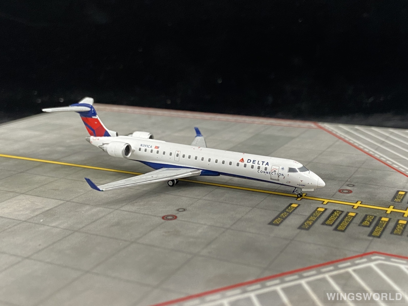 Geminijets 1:400 Bombardier CRJ700 Delta Air Lines 达美航空 GJDAL2032 ...