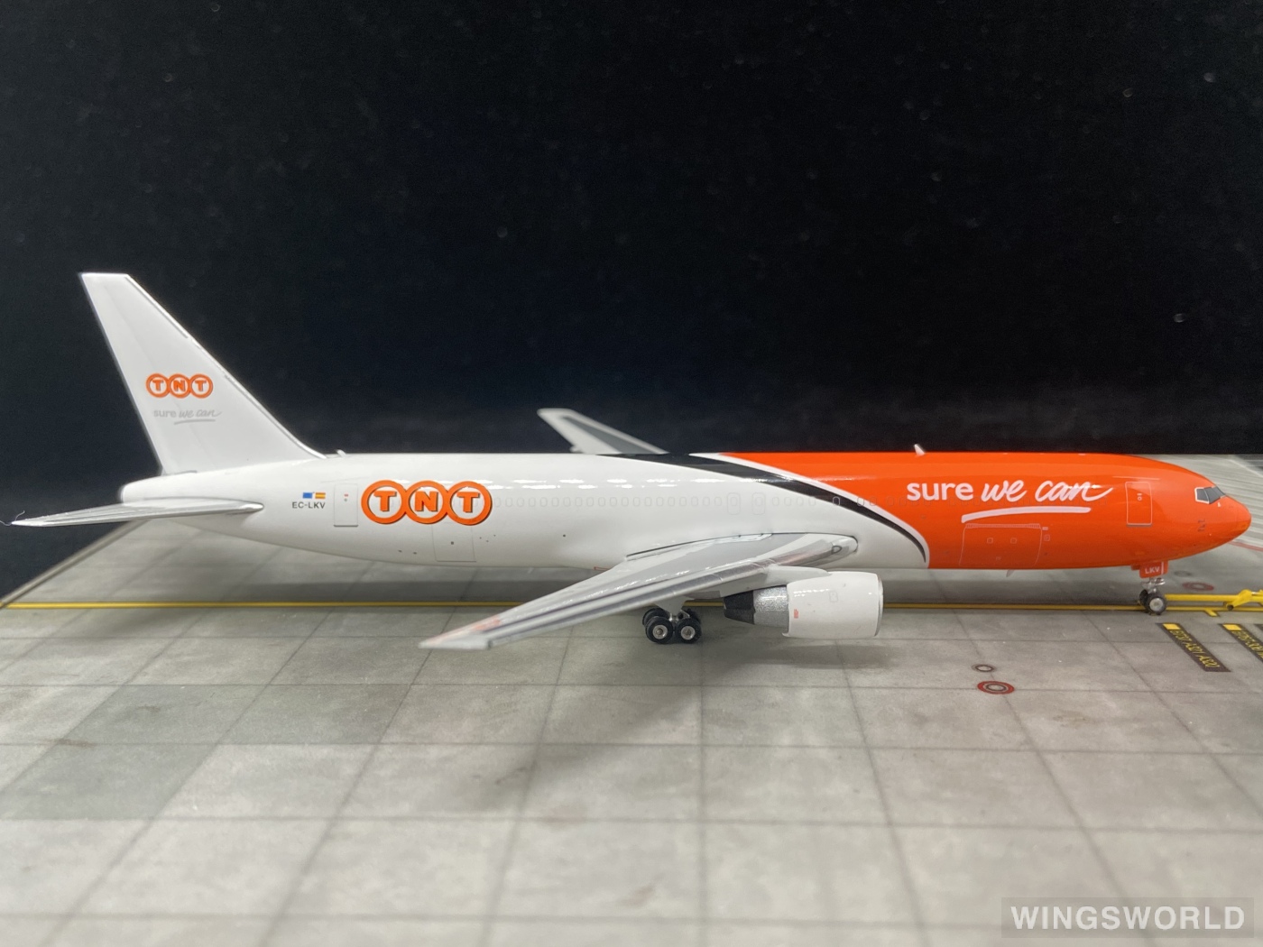 Phoenix 1:400 Boeing 767-300ER TNT 天地 PH04486 EC-LKV 的照片 作者:图波列夫飞行大队 ...