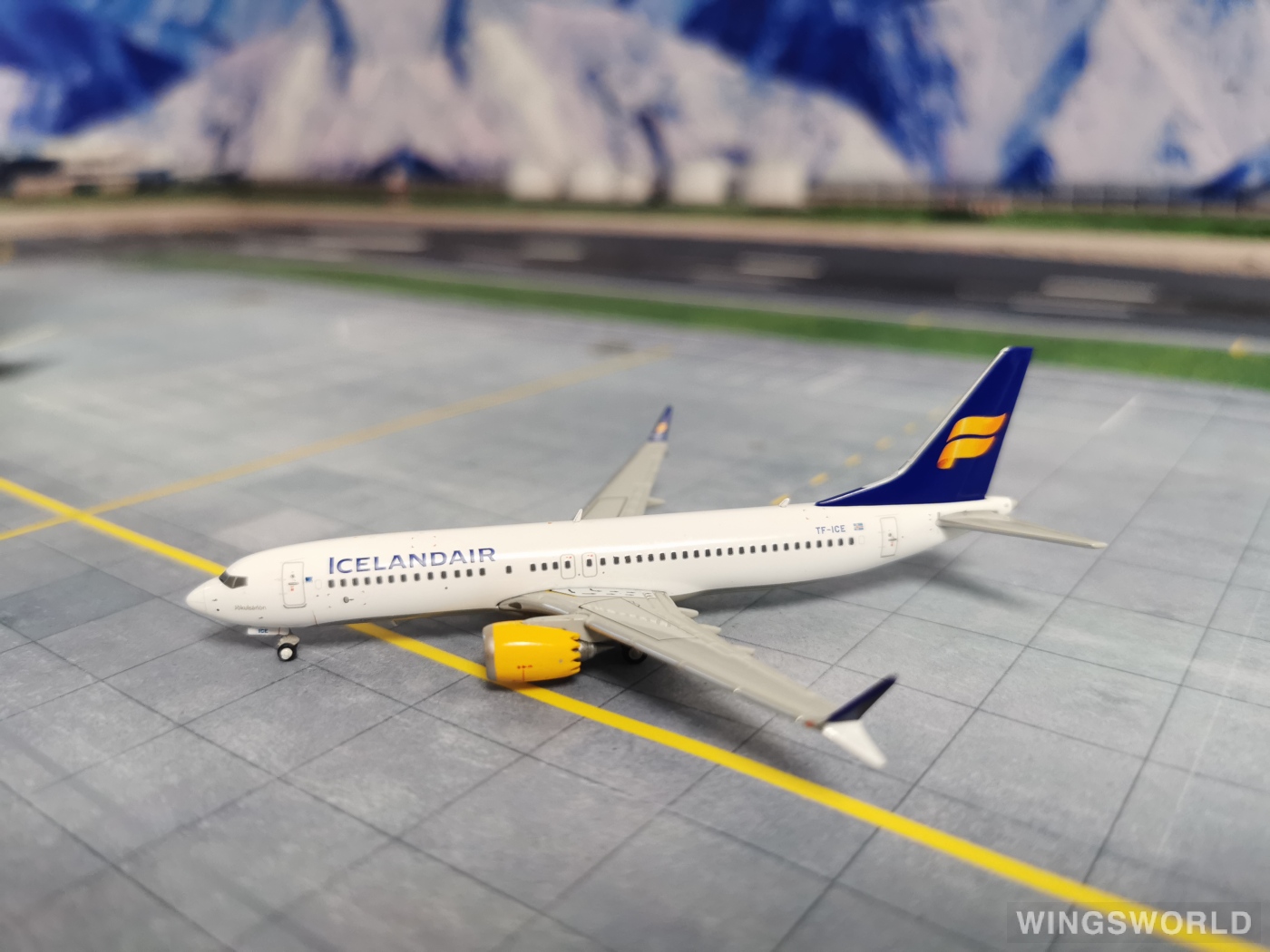 Geminijets 1:400 Boeing 737 MAX 8 Icelandair 冰岛航空 GJICE1767 TF-ICE 的照片 ...