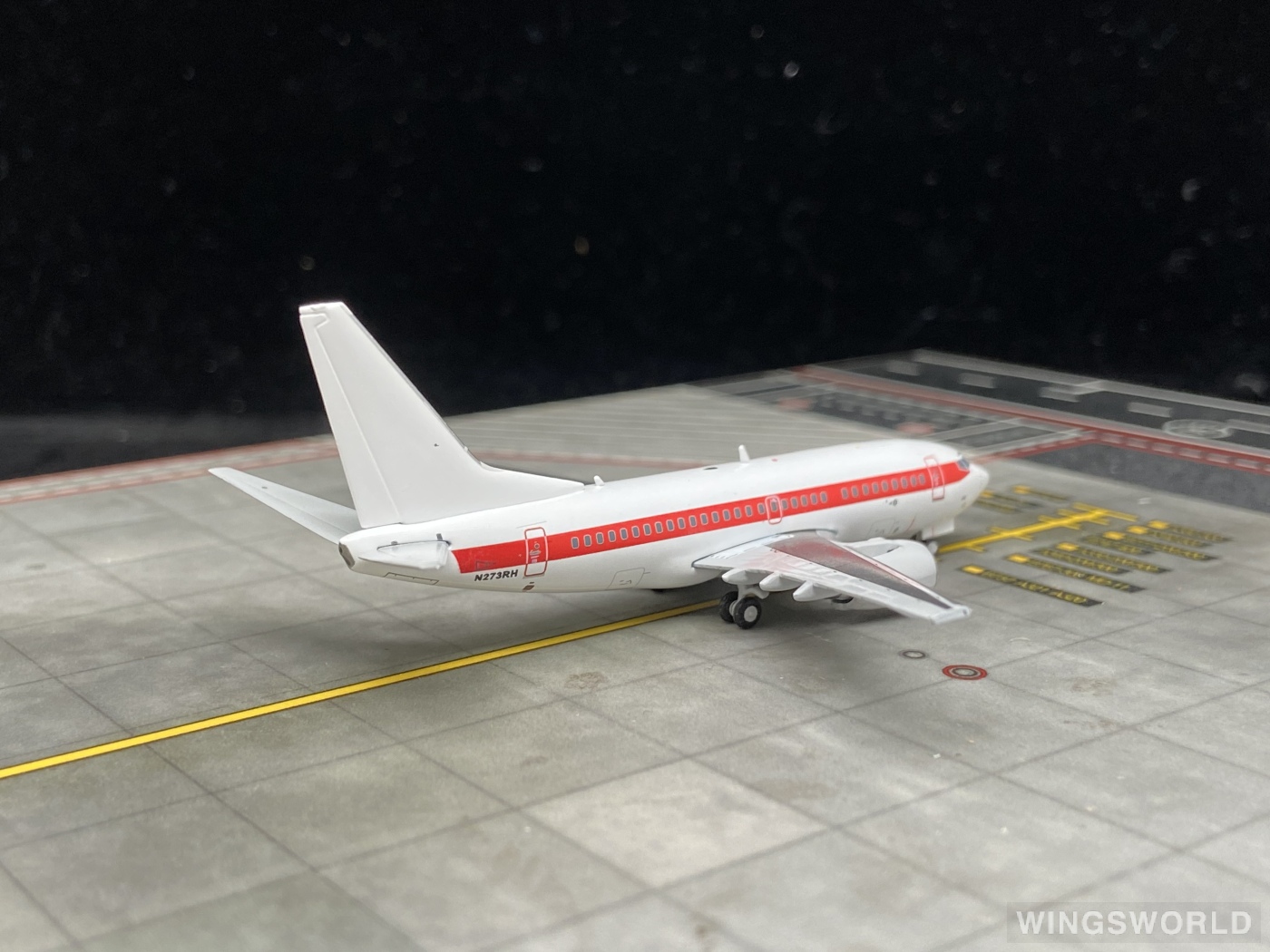 Geminijets 1:400 Boeing 737-600 Janet Airlines 珍妮特航空 GJEGG2169 N273RH 的 ...