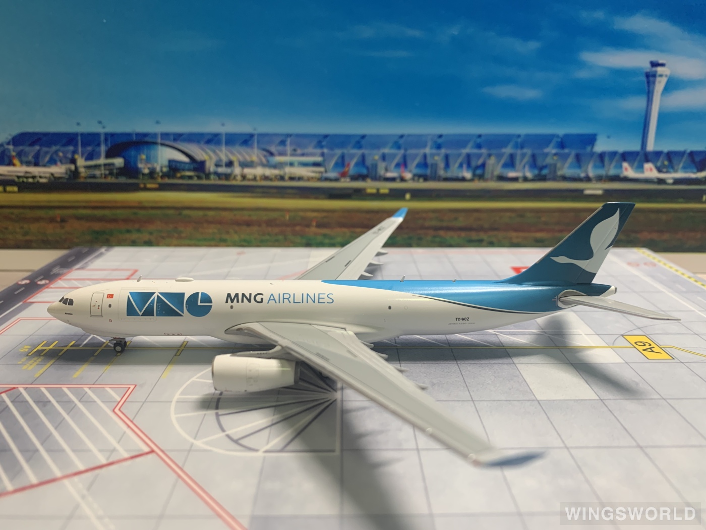 JC Wings 1:400 Airbus A330-200 MNG Airlines LH4296 TC-MCZ 的照片 作者:叶子翎 ...