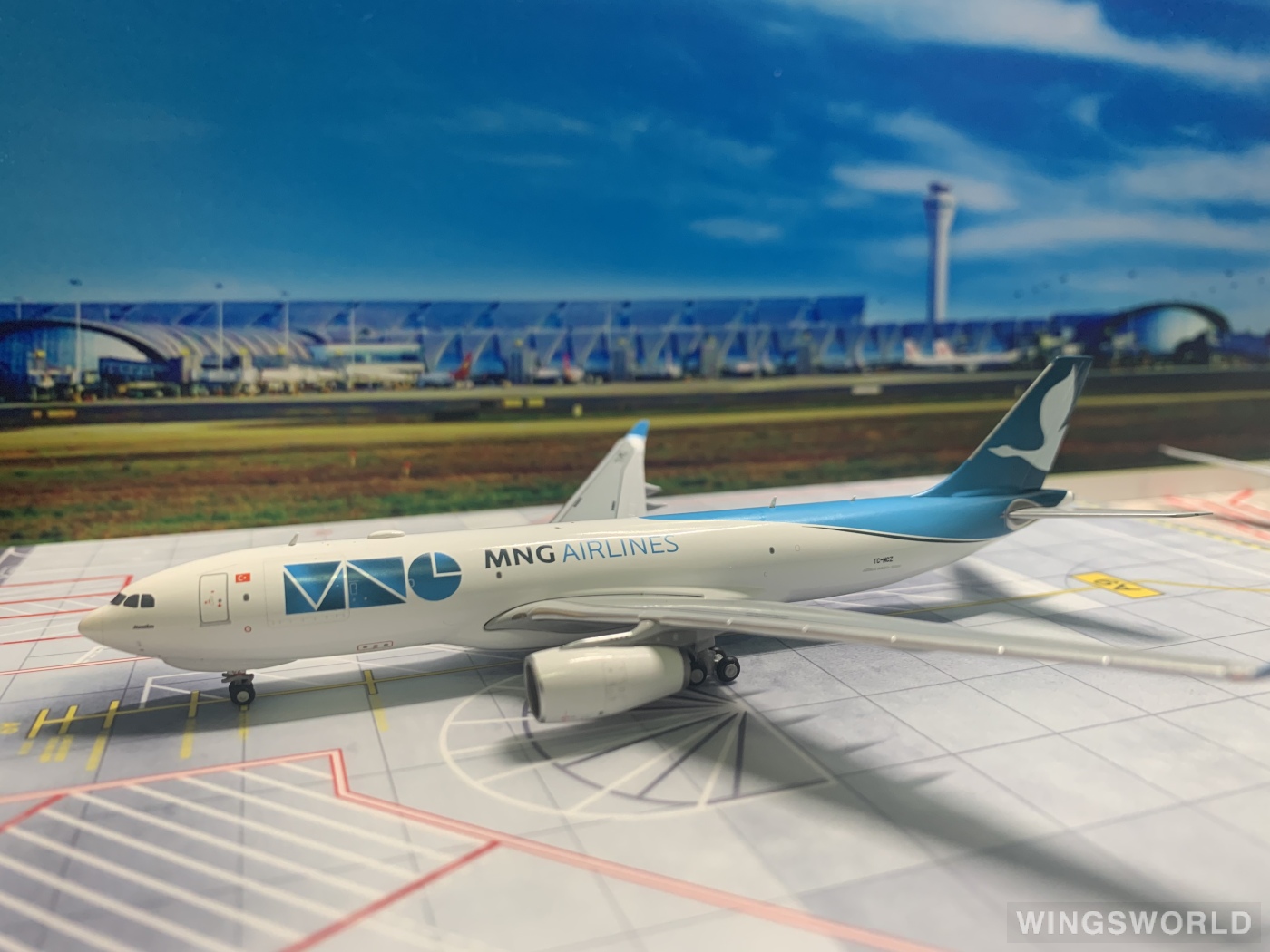 JC Wings 1:400 Airbus A330-200 MNG Airlines LH4296 TC-MCZ 的照片 作者:叶子翎 ...