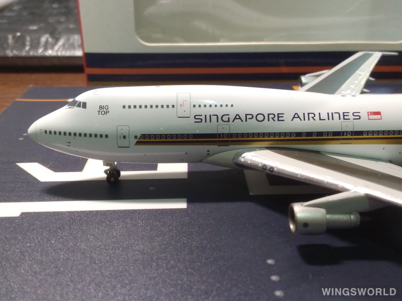 Apollo 1:400 Boeing 747-300 Singapore Airlines 新加坡航空 A13072 N122KH 的照片 ...